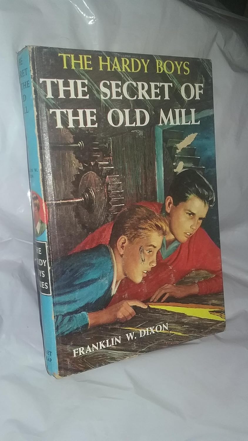 The Hardy Boys The Secret of the Old Mill: Dixon, Franklin: Amazon.com ...