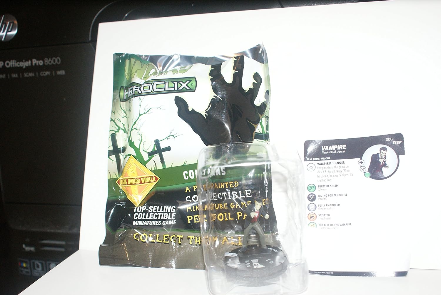 Amazon.com: WizKids Heroclix Undead Vampire #006 common : Toys & Games