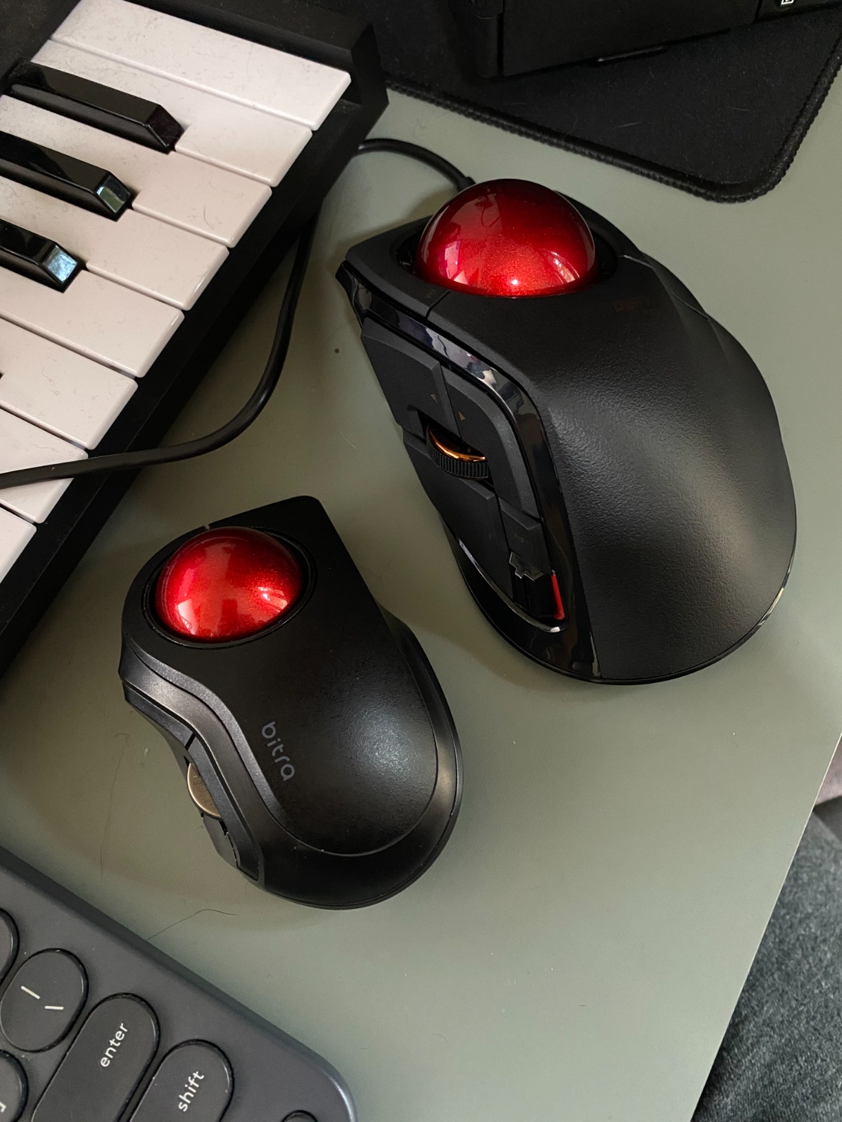 ELECOM Huge Trackball Mouse, 2.4GHz Wireless, Finger Control, 8-Button ...