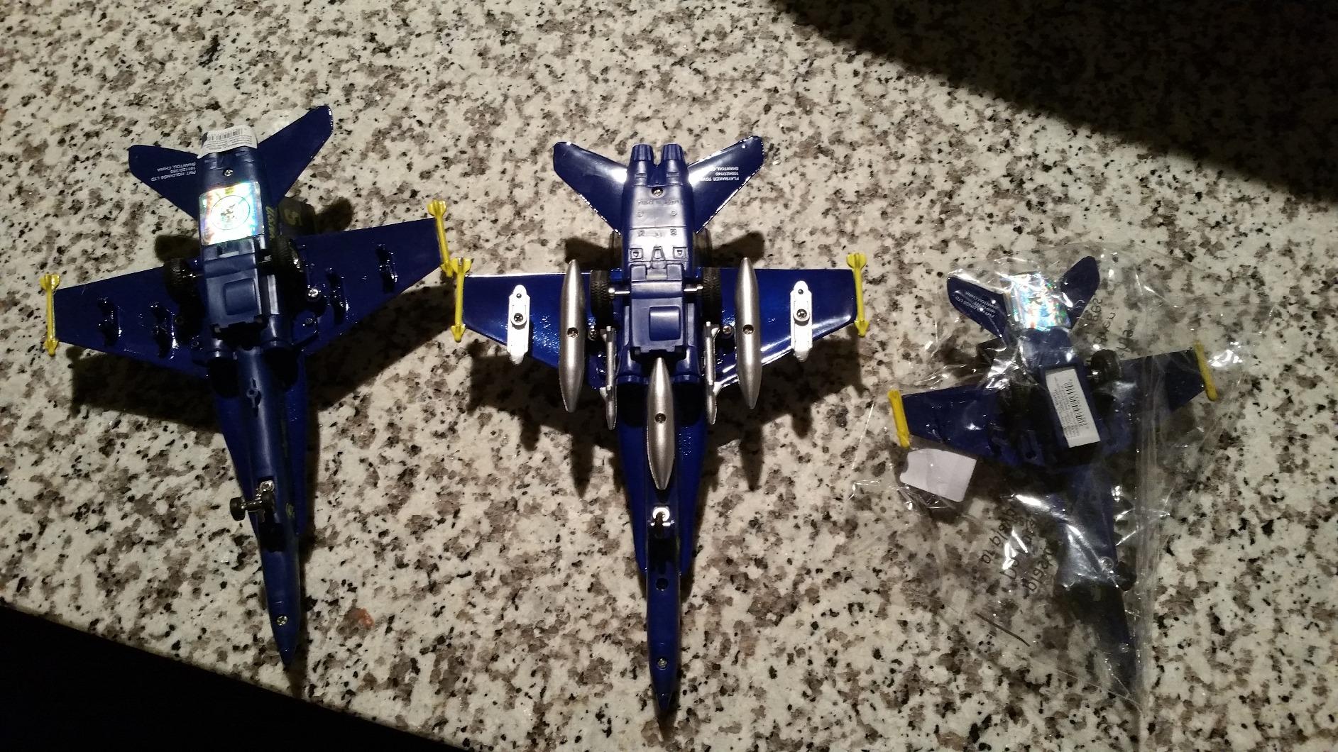 Amazon.com: Toysmith F-18 Blue Angel Jet : Toys & Games