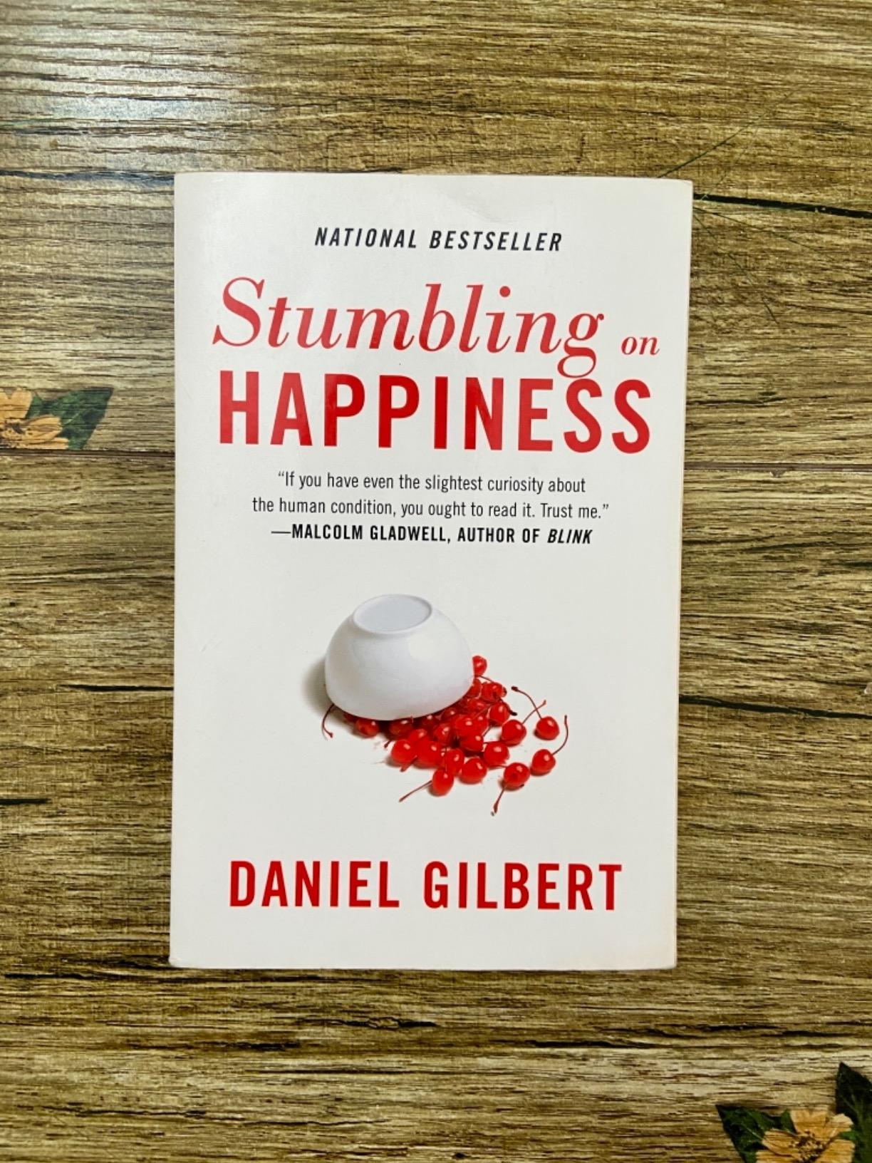 Stumbling on Happiness : Gilbert, Daniel: Amazon.in: Books