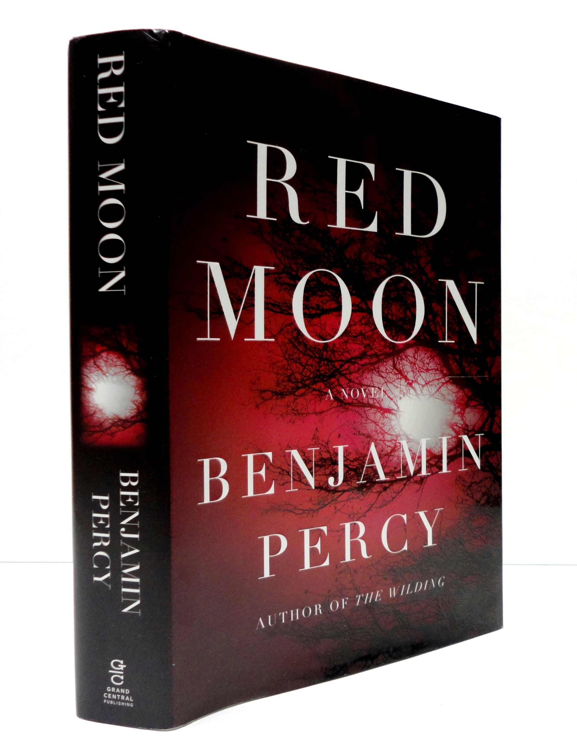 Amazon.com: Red Moon: A Novel: 9781455501663: Percy, Benjamin: Books