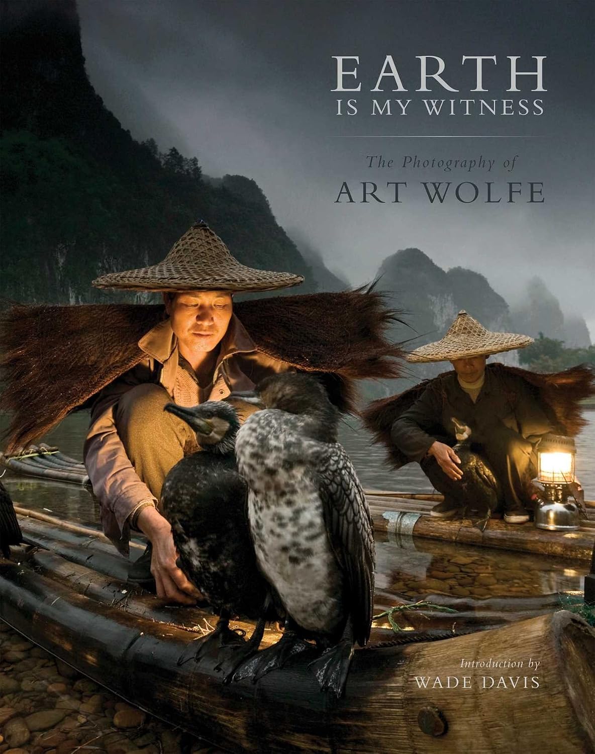 Amazon.com: Earth Is My Witness: The Photography of Art Wolfe ...