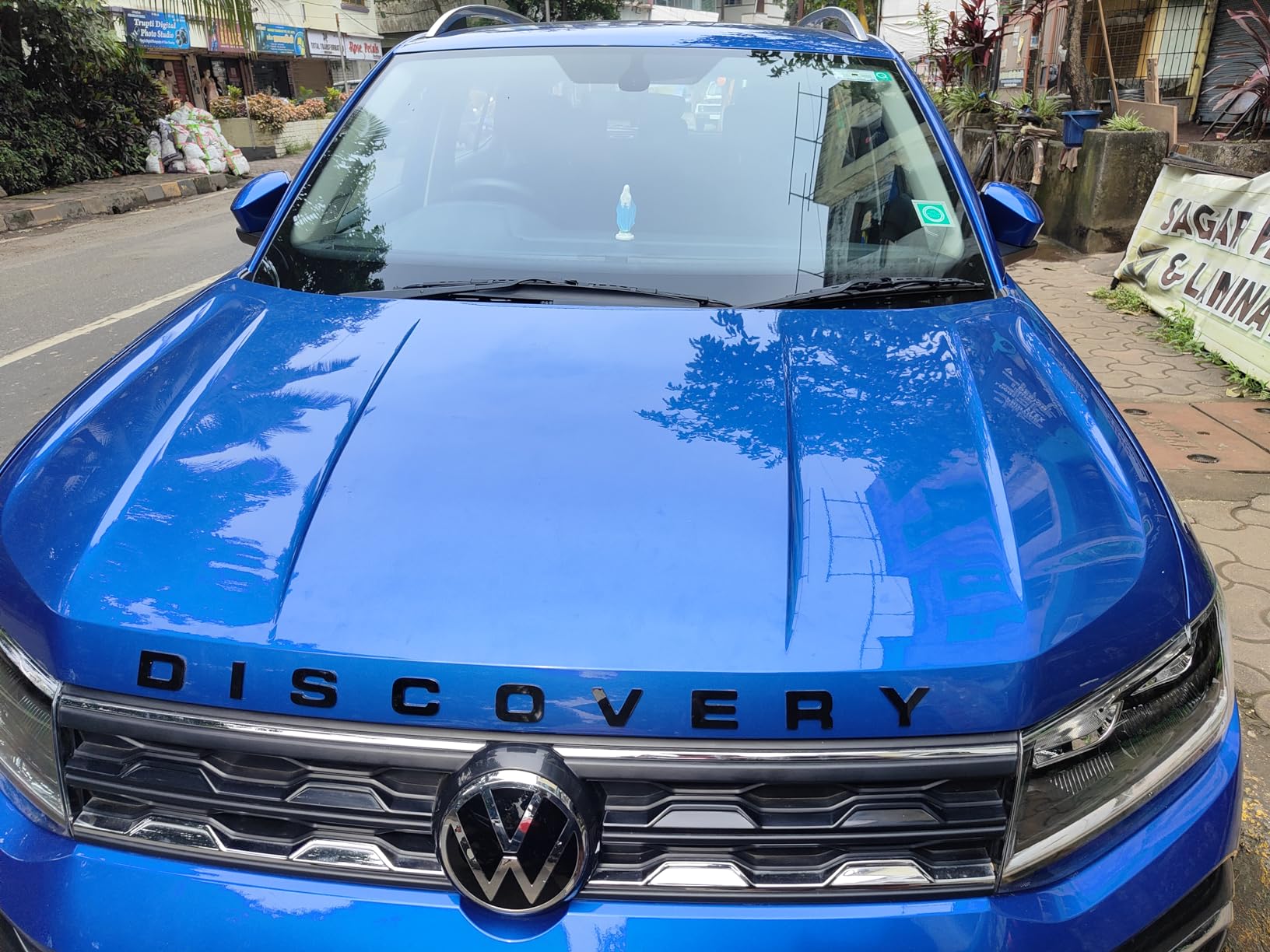 Discovery 3D Letters for car (3D Emblem Stickers) Black : Amazon.in ...