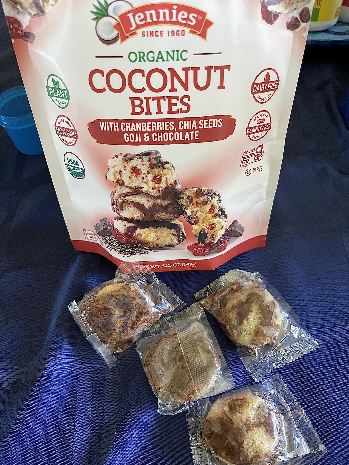 Amazon.com: Jennies Organic Coconut Bites with Goji & Chia, 5.25oz ...