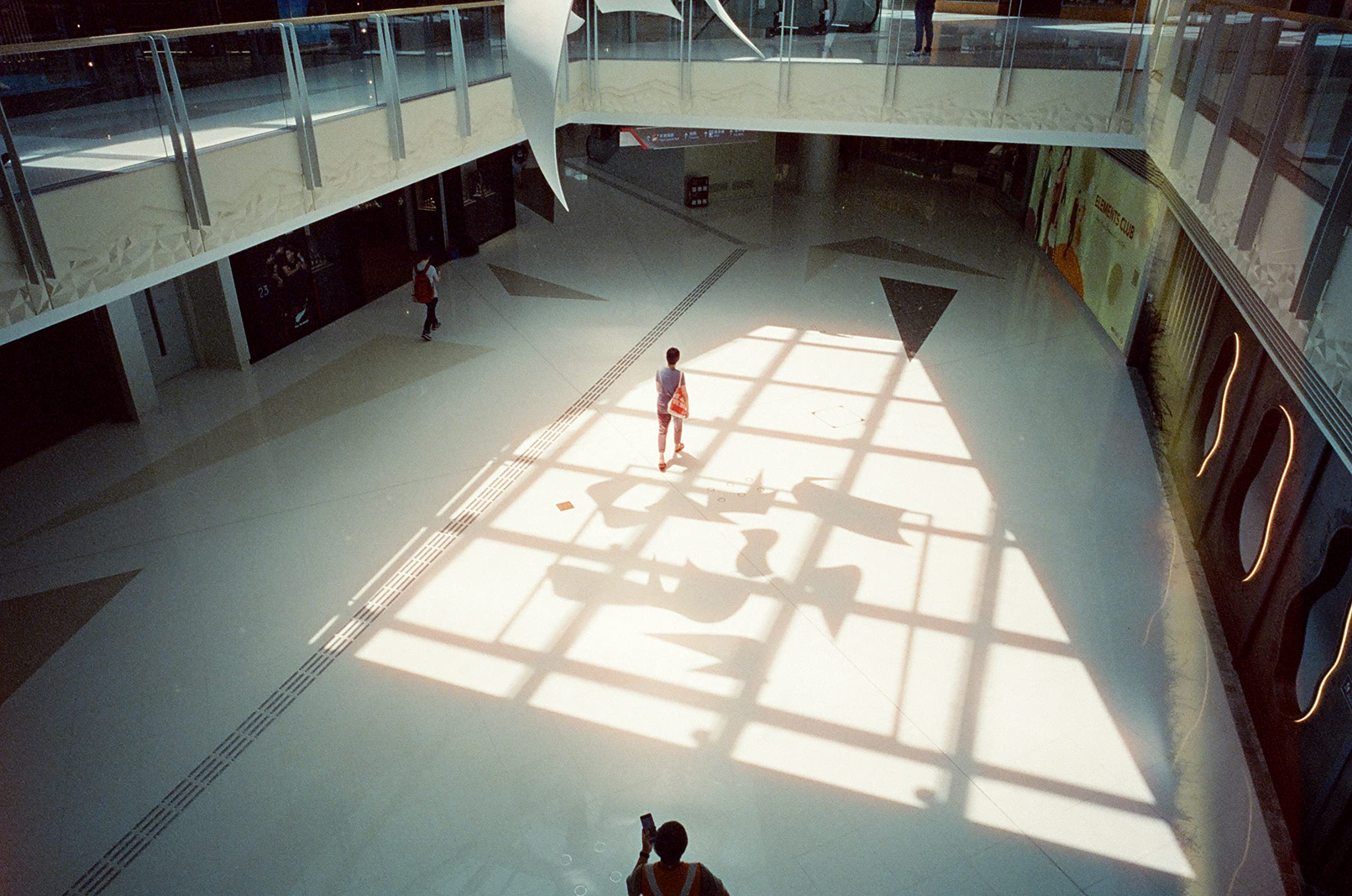 Snapklik.com : RETO Amber D100 35mm Color Negative Cine Film