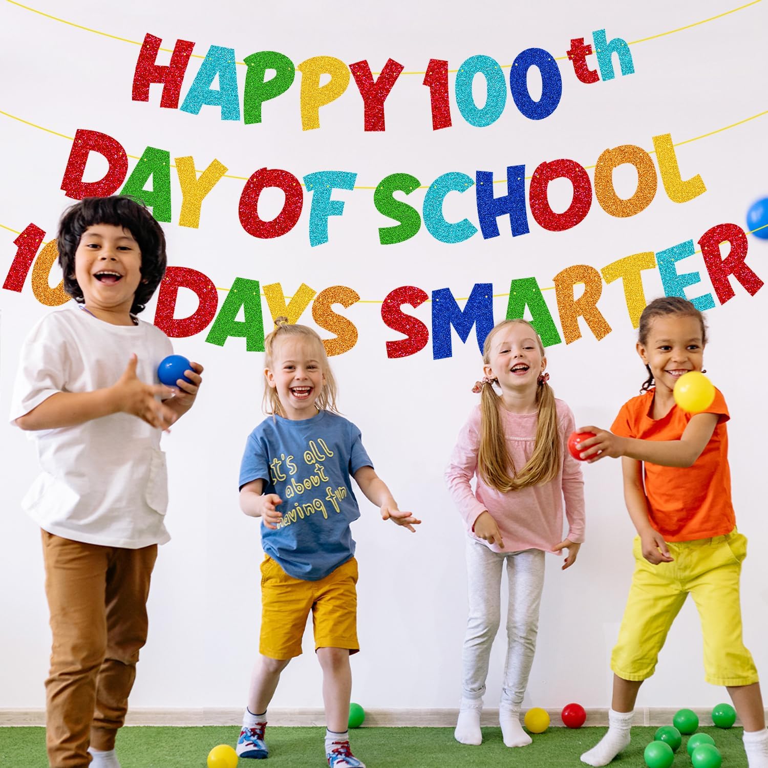 Cartel de feliz día 100 de escuela 100 días más inteligentes ...