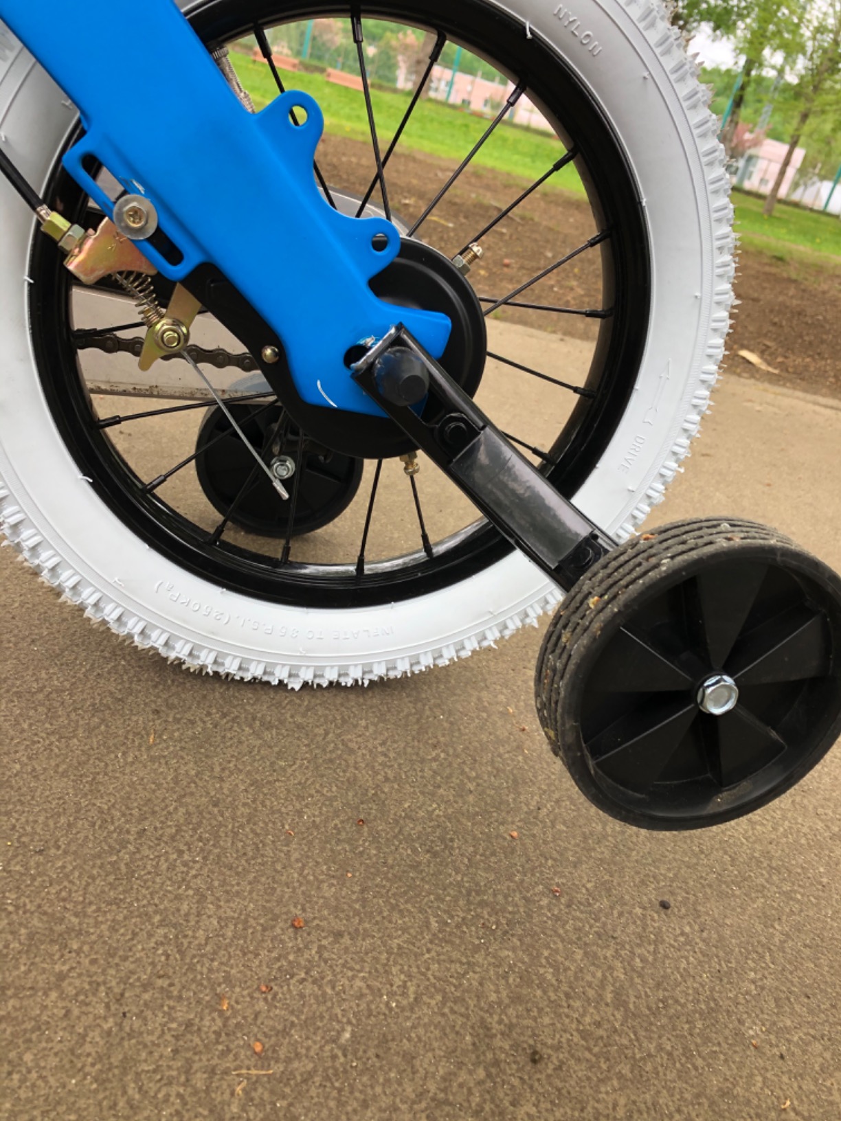 Amazon.co.jp: Eizer(アイゼル) 子供用自転車 14インチ 16インチ 幼児用 Ravi 超軽量マグネシウム合金 補助輪付 ペダル 男の子 女の子 プレゼント マリン 14 ...