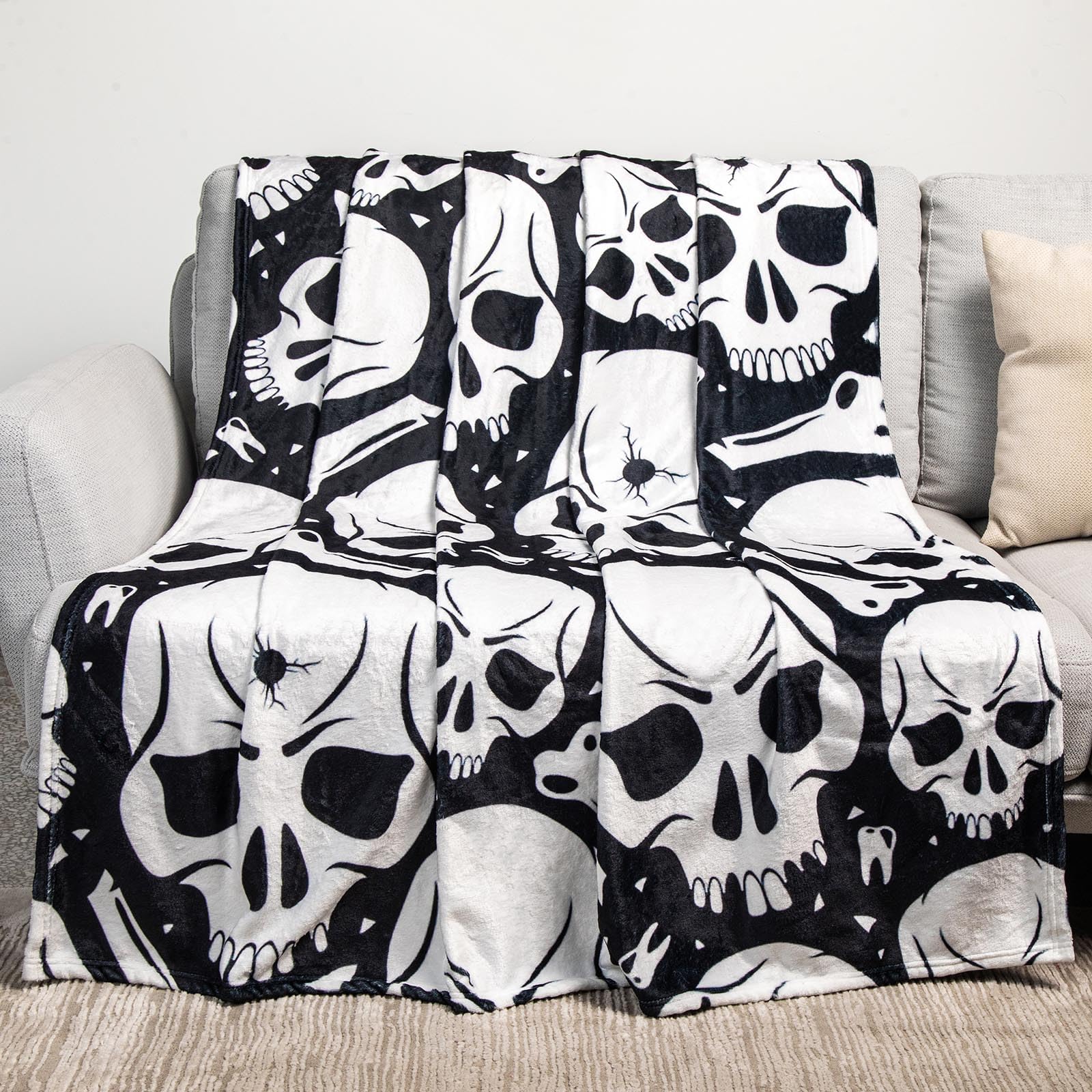 Amazon.com: Artlunar Skull Throw Blanket - Gothic Skeleton Witch ...