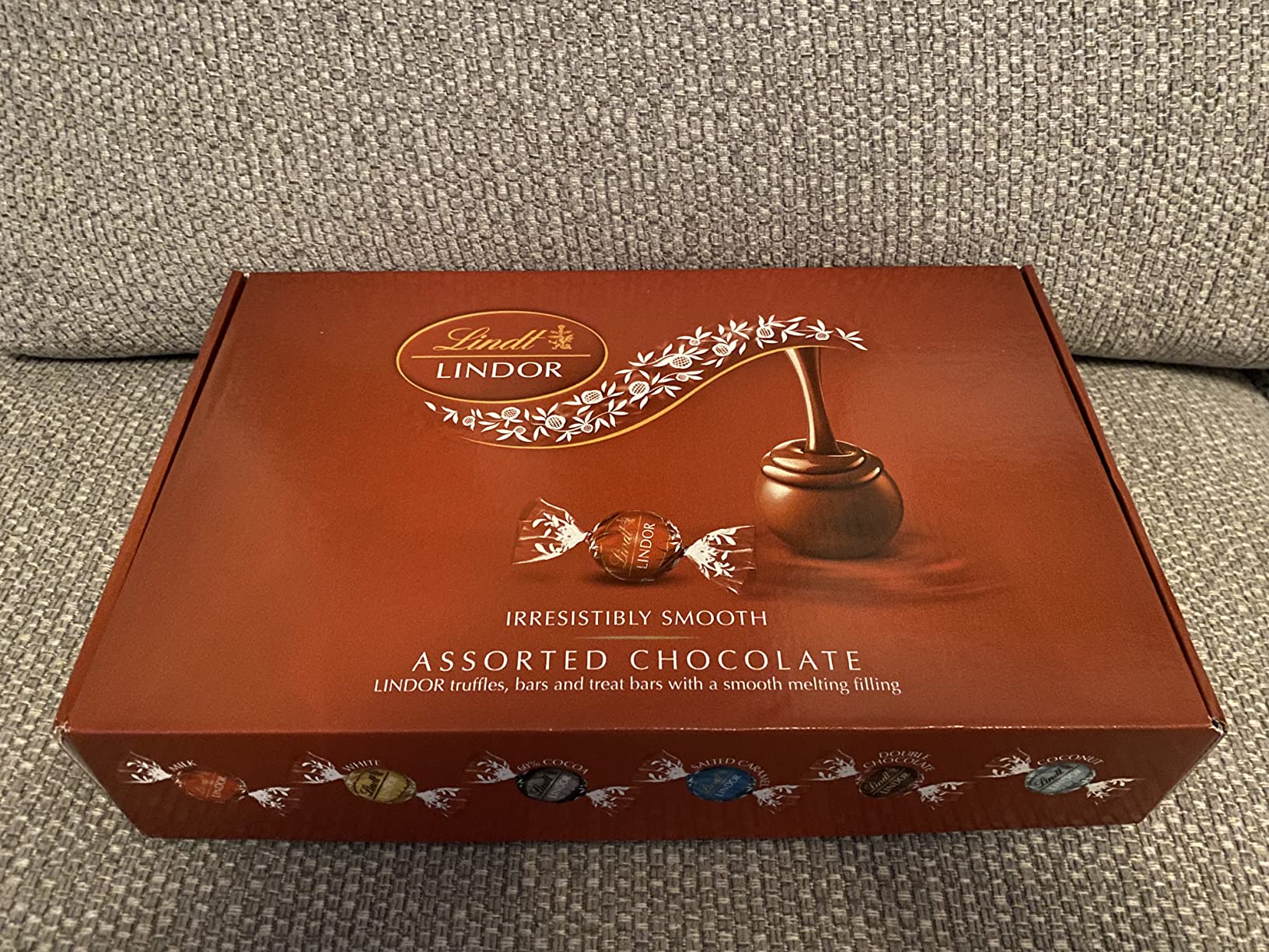 Lindt Lindor Official Best Mum Chocolate Gift Hamper Box - Chocolate ...