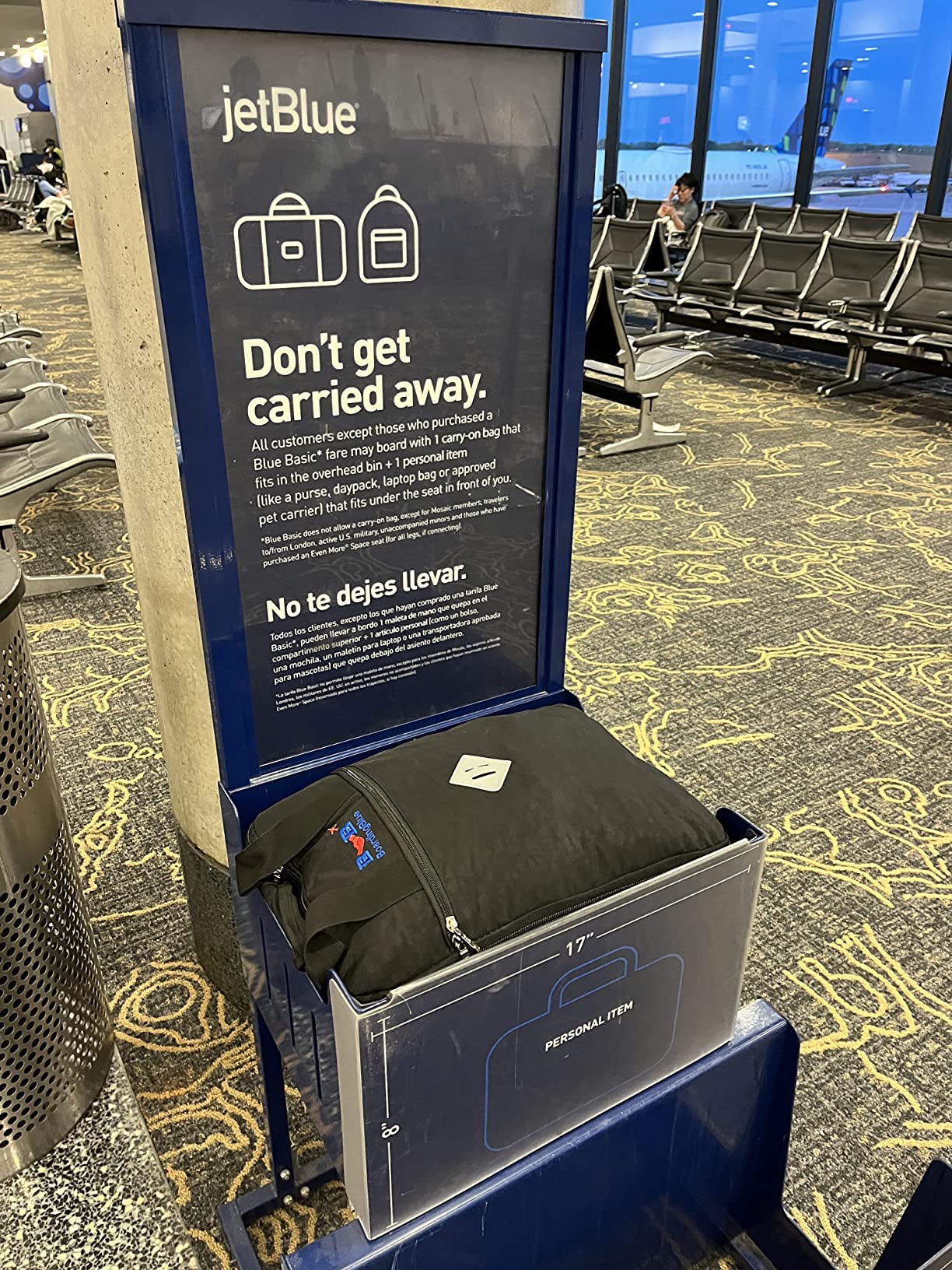 Amazon.com: 17x13x8 Inches JetBlue Airlines Rolling Personal Item ...