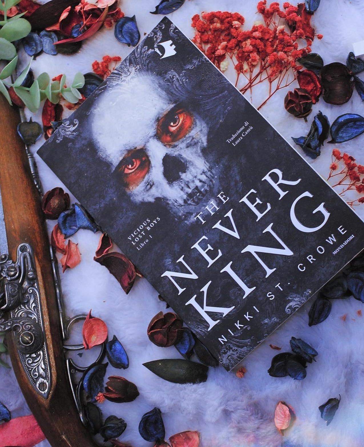 The never king. Ediz. italiana : St. Crowe, Nikki, Cantù, Laura: Amazon ...