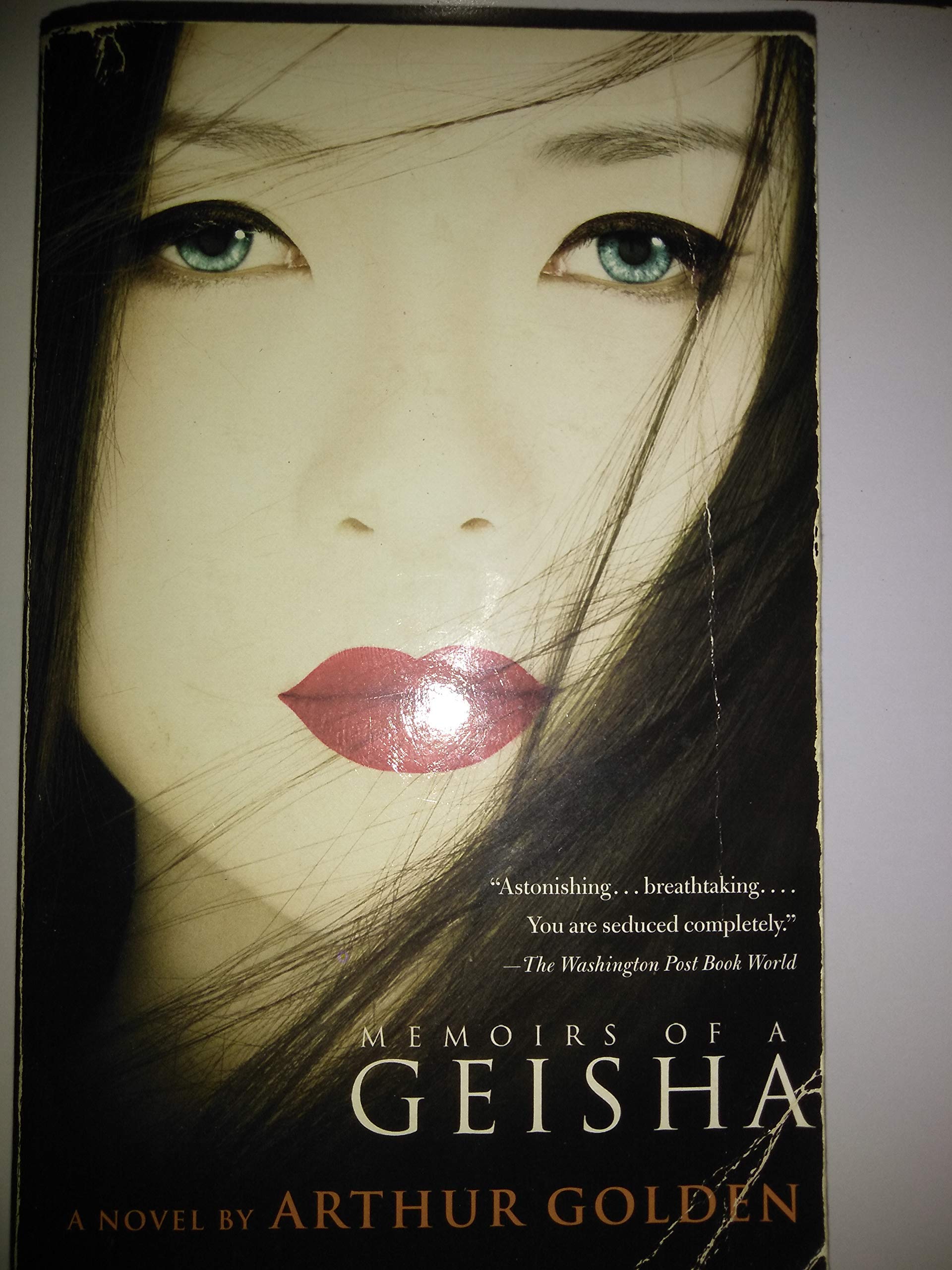 Amazon.com: Memoirs of a Geisha: 9781400096893: Golden, Arthur: Books