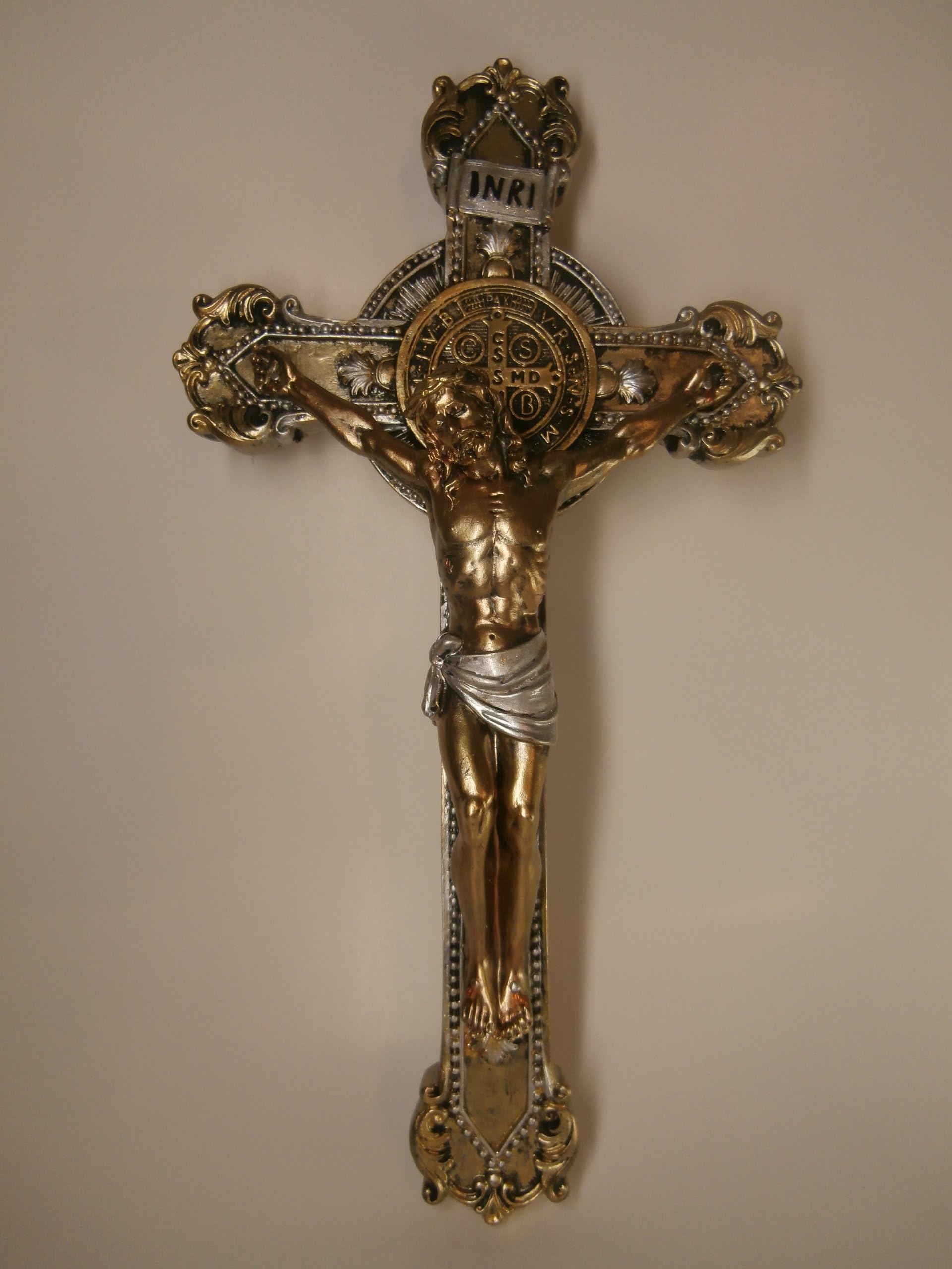 Amazon.com: St. Saint Benedict Cross Crucifix Medal 2 Tone Wall 10 ...