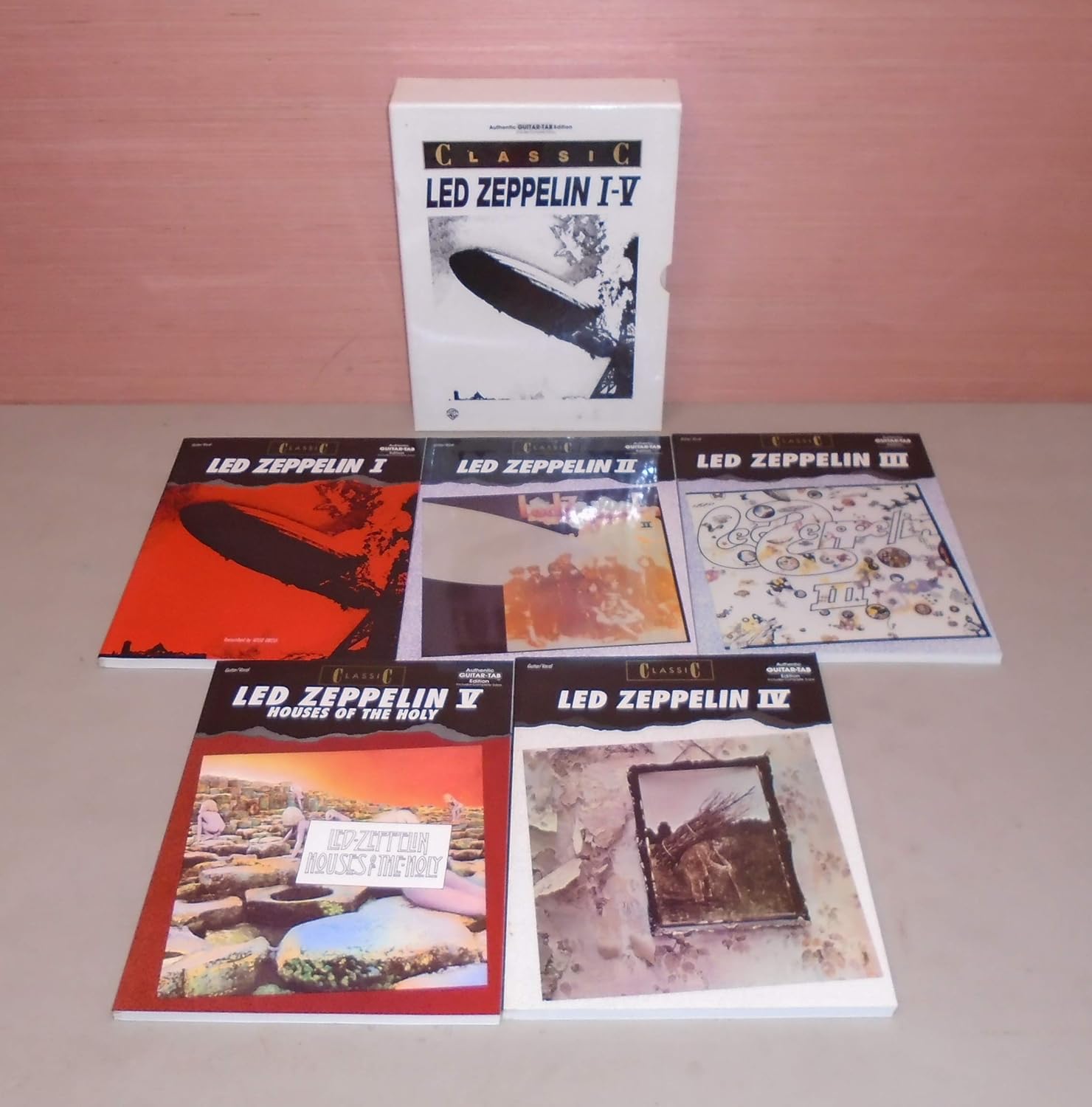 Classic Led Zeppelin I-V(box-set): Led Zeppelin: 9781576235294: Amazon ...