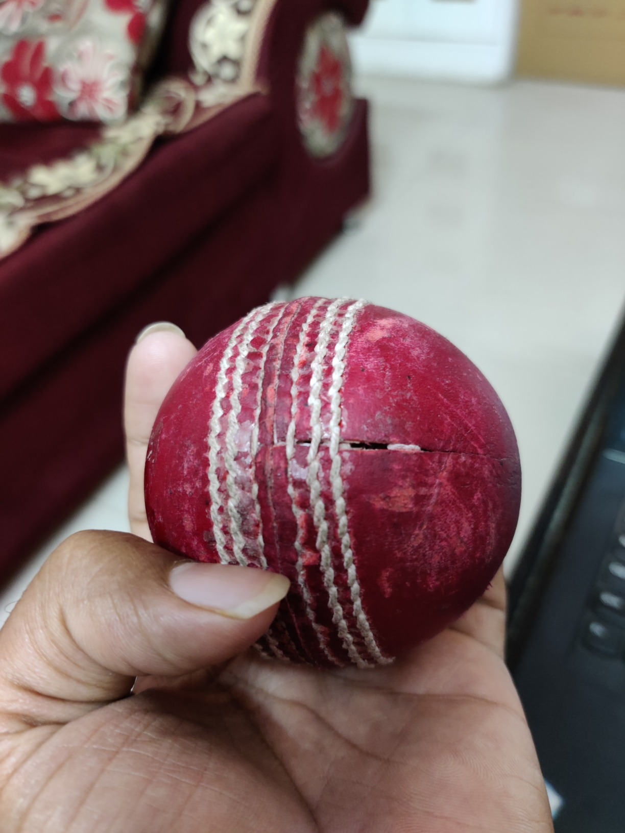 RED CHERRY 4 Pcs Construction Leather Cricket Ball Pack Of 1, Red ...