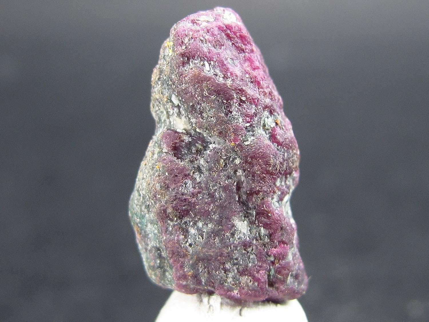 Amazon.co.jp: Indian Ruby Crystal-0.7"-3.3 Grams : Home & Kitchen