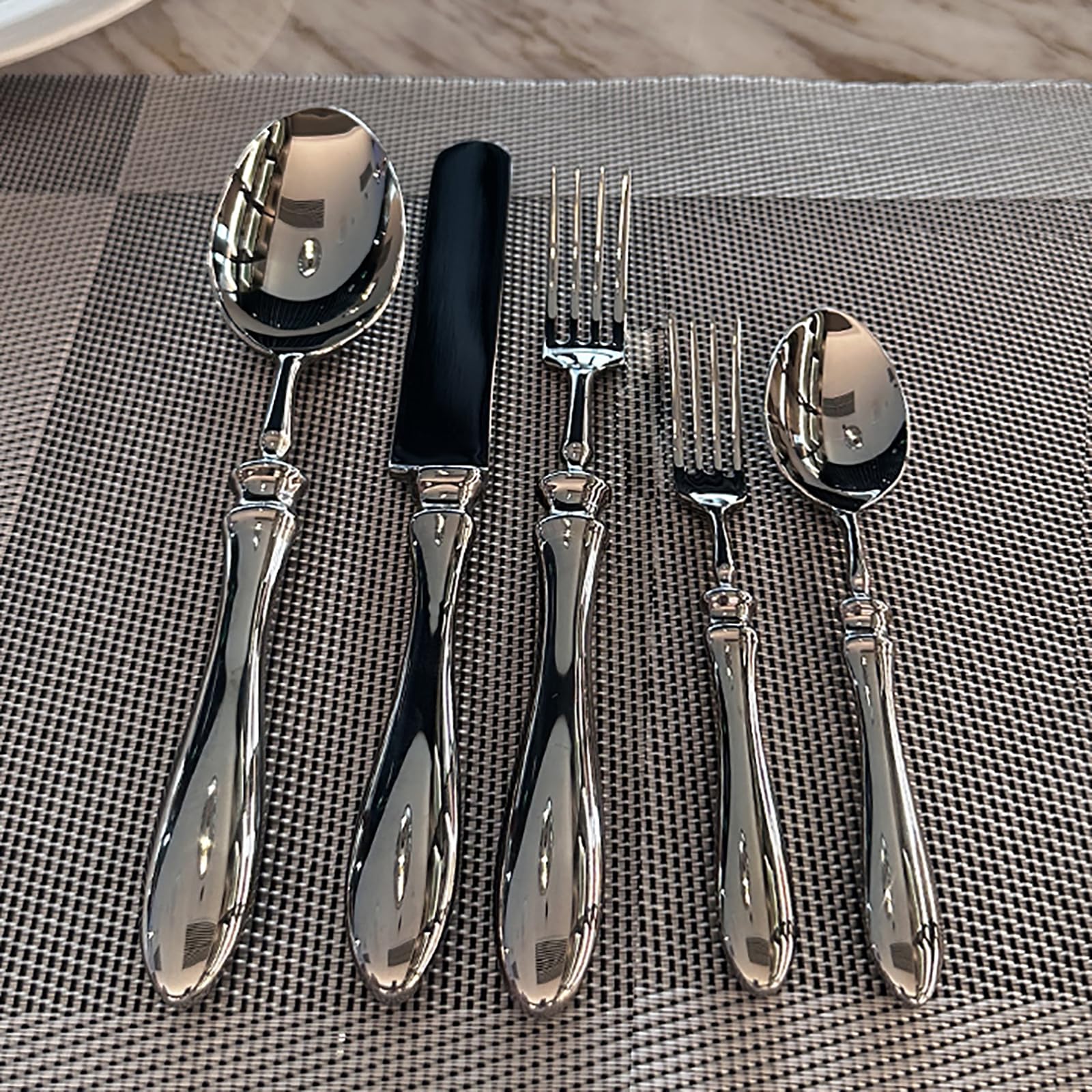 Amazon.com | 30-Piece Luxury Silverware Set with Roman column shape ...