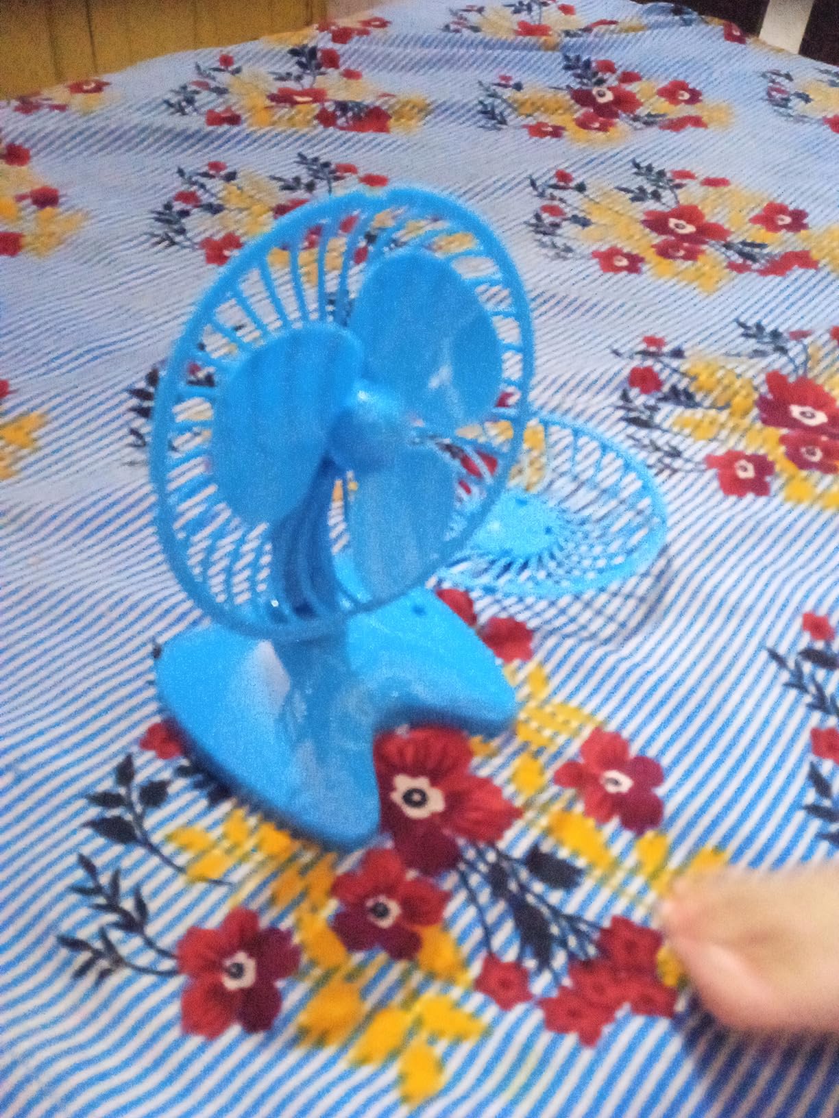 Plastic Mini Small Baby Toy Fan Battery Operated Toy Fan for Kids ...