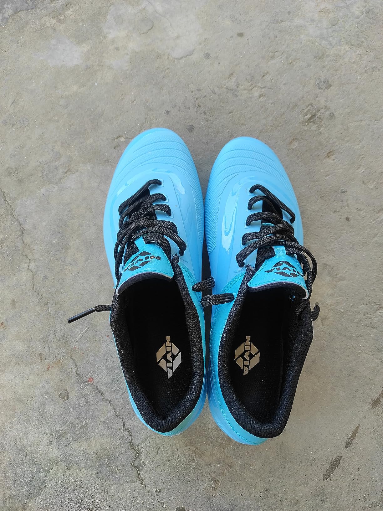 Nivia Airstrike Football Stud/Football Shoe for Men/Lightweight Shoe ...