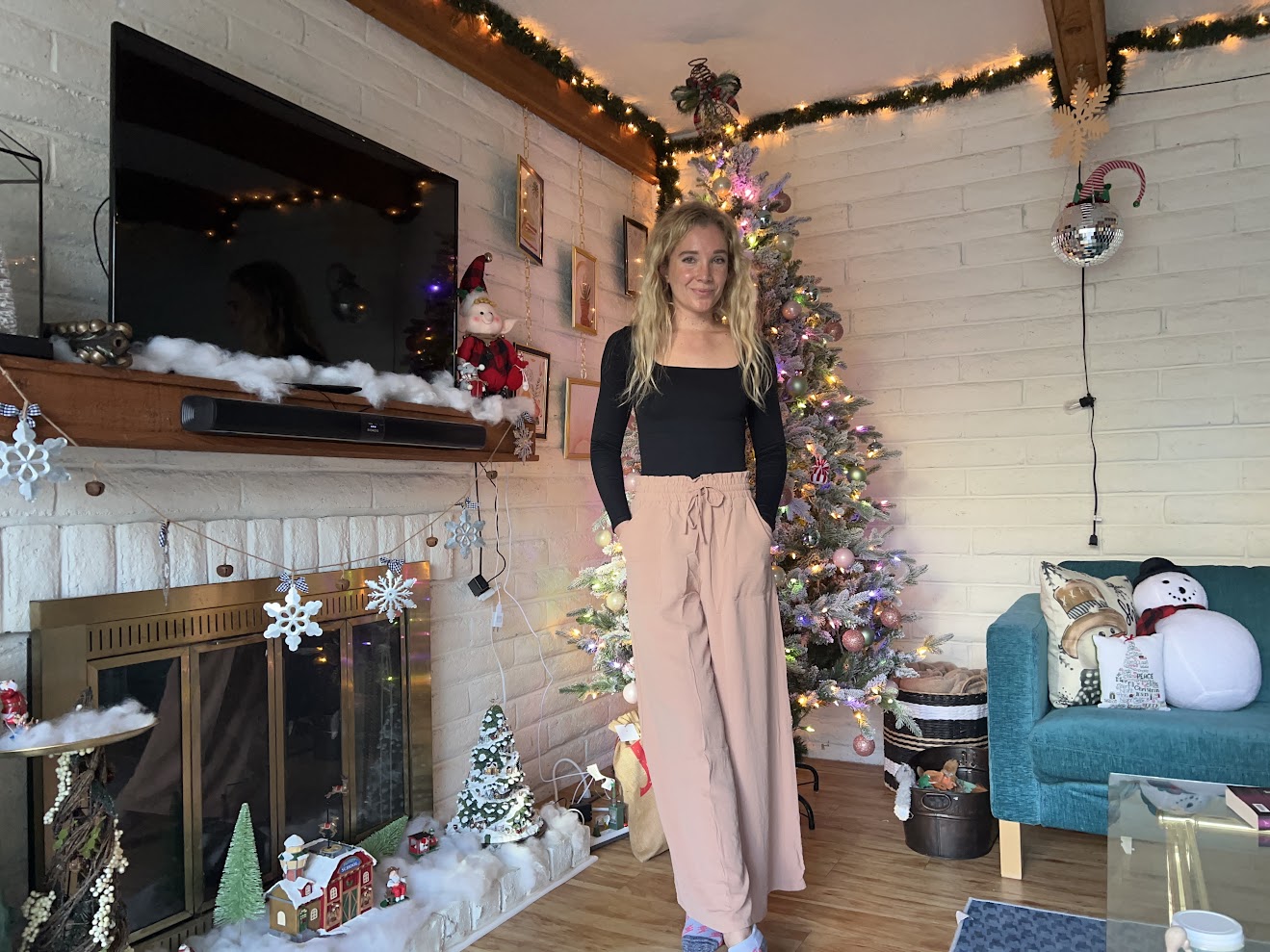 Watch Cute work pants on Amazon Live