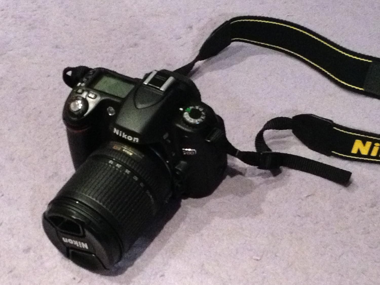 Nikon D80 Digital SLR Camera (18-135mm Lens Kit): Amazon.co.uk ...