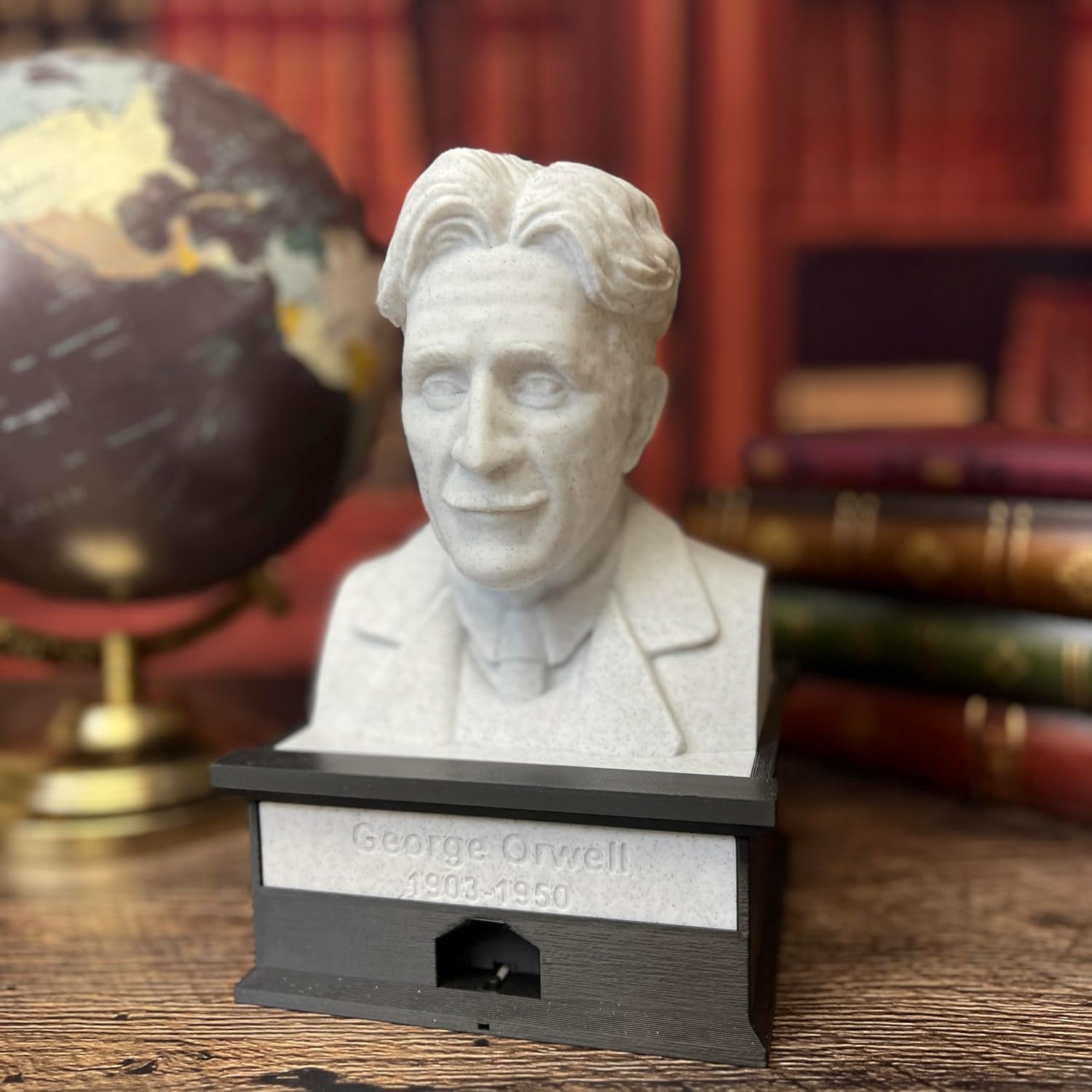Amazon.com: MunnyGrubbers - George Orwell - Talking Busts - Plastic ...