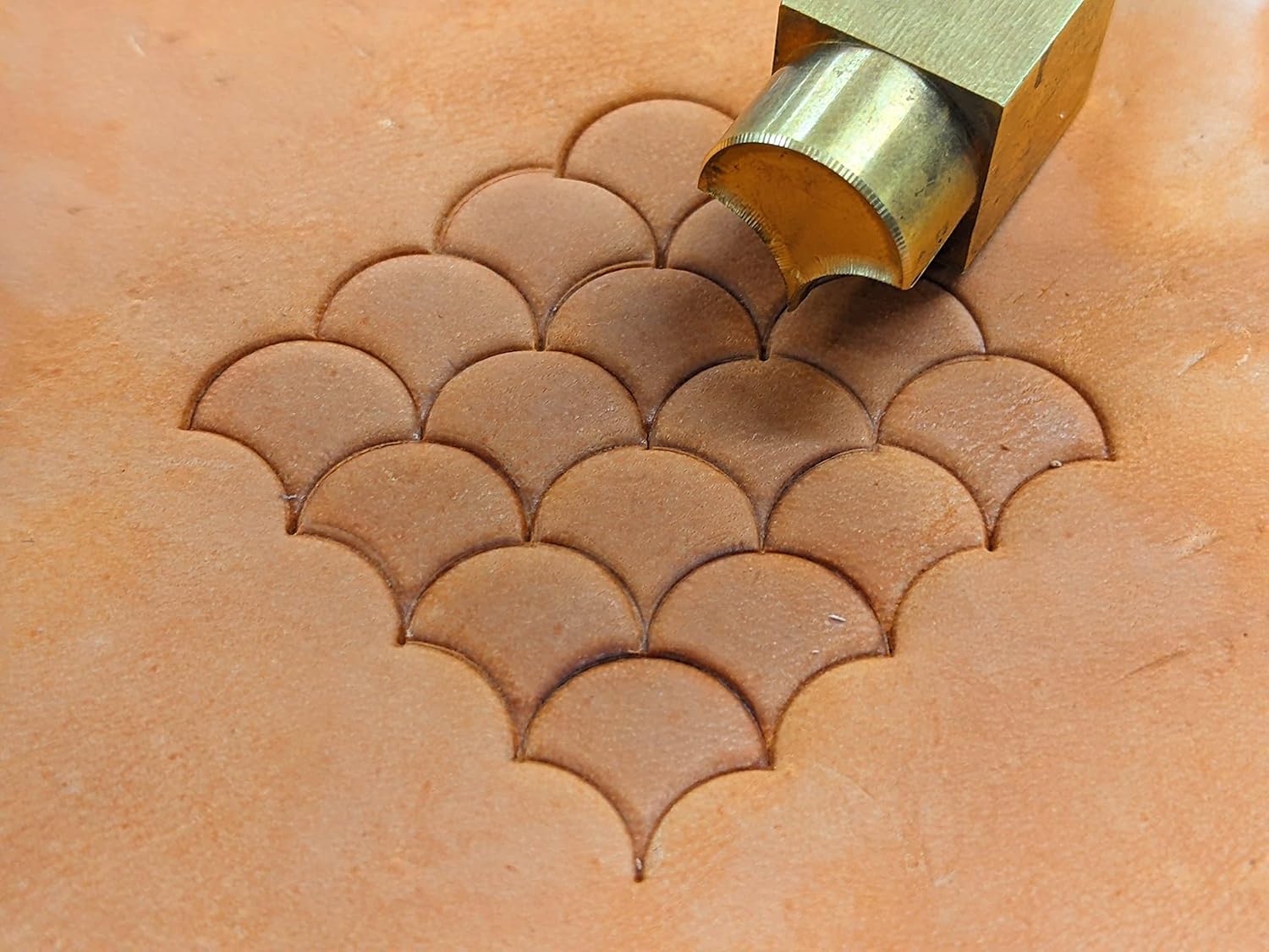 Amazon.com : Armor/Fish Scale Leather Stamp - #2 : Arts, Crafts & Sewing