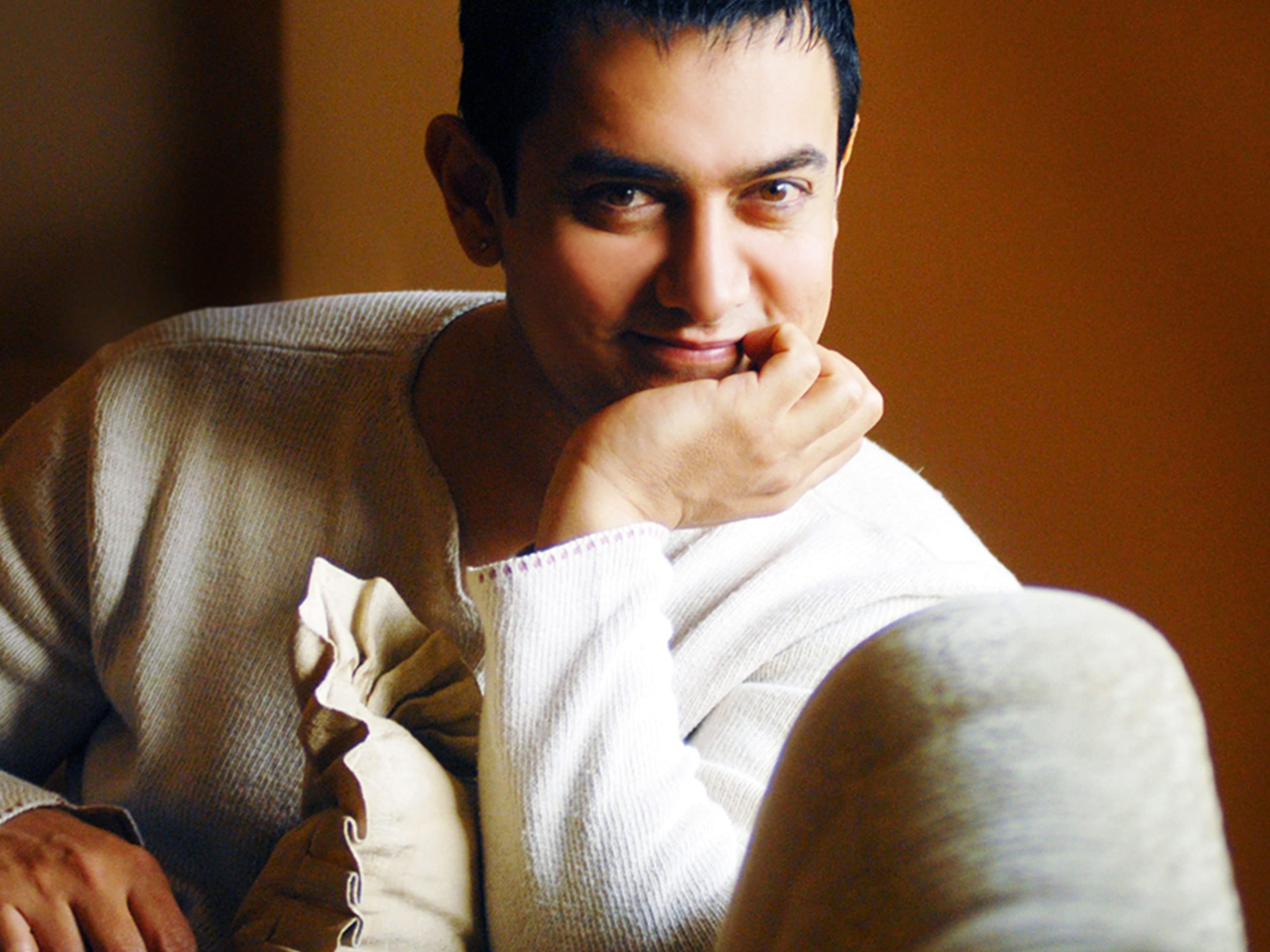 Paru Paru Mayavanthinai song by Hemachandra, Aamir Khan, Shankar-Ehsaan ...