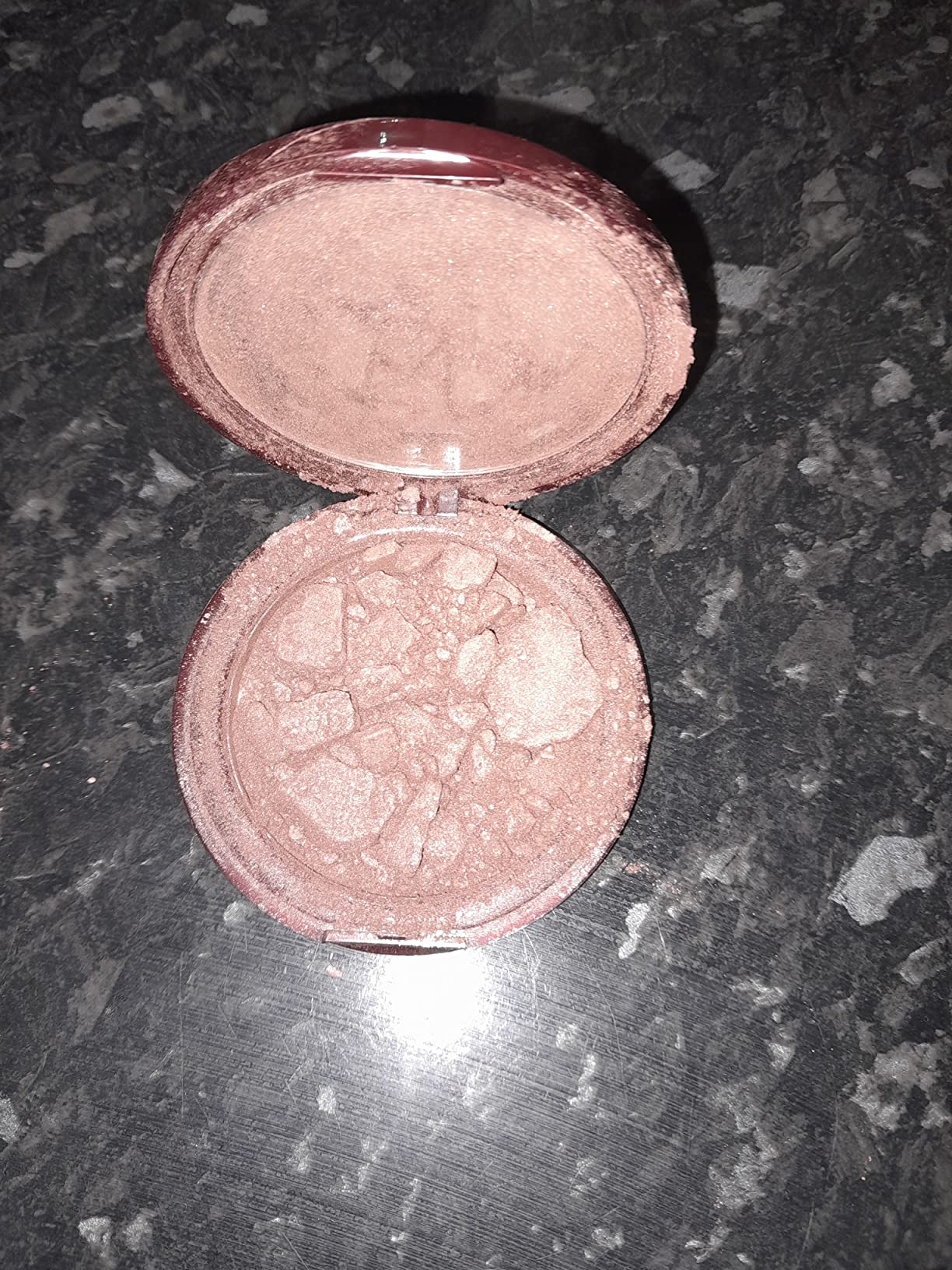 Pot of Gold Pressed Powder : Amazon.co.uk: Beauty