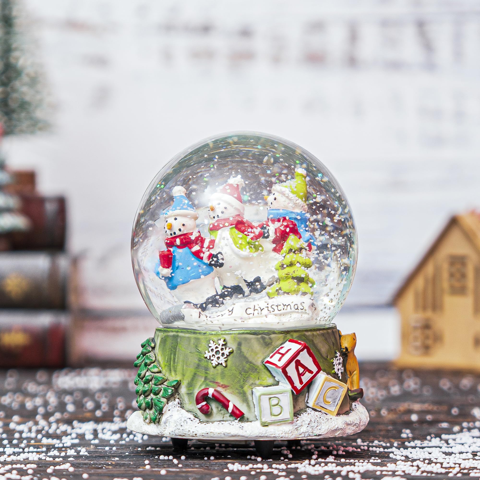 Christmas Musical Snow Globes with Glitter Snowflakes Dancing Water ...