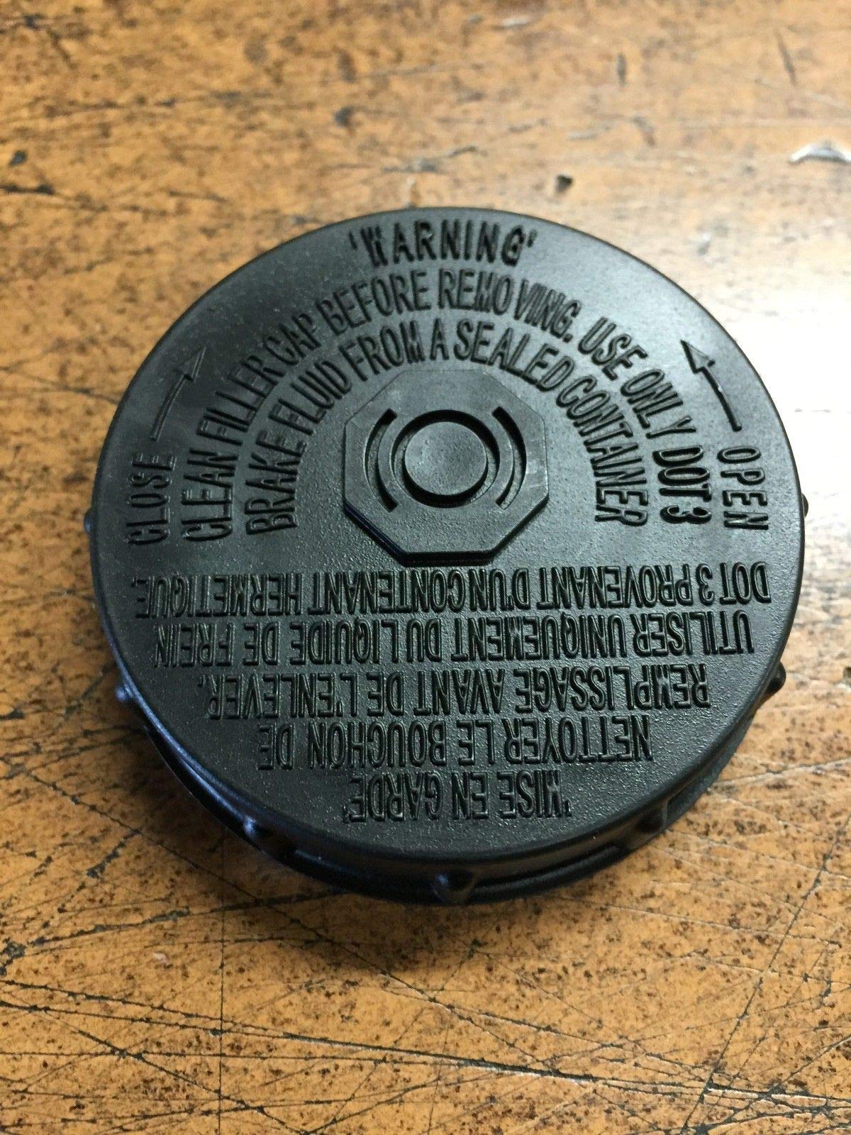 Amazon.com: NISSAN OEM MASTER CYLINDER CAP - FITS MAXIMA SENTRA ALTIMA ...