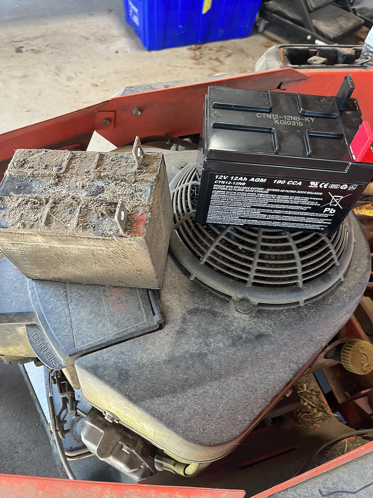 Amazon.com: Ariens Gravely 04738800 12V 12A 190CCA Battery OEM Apex ...