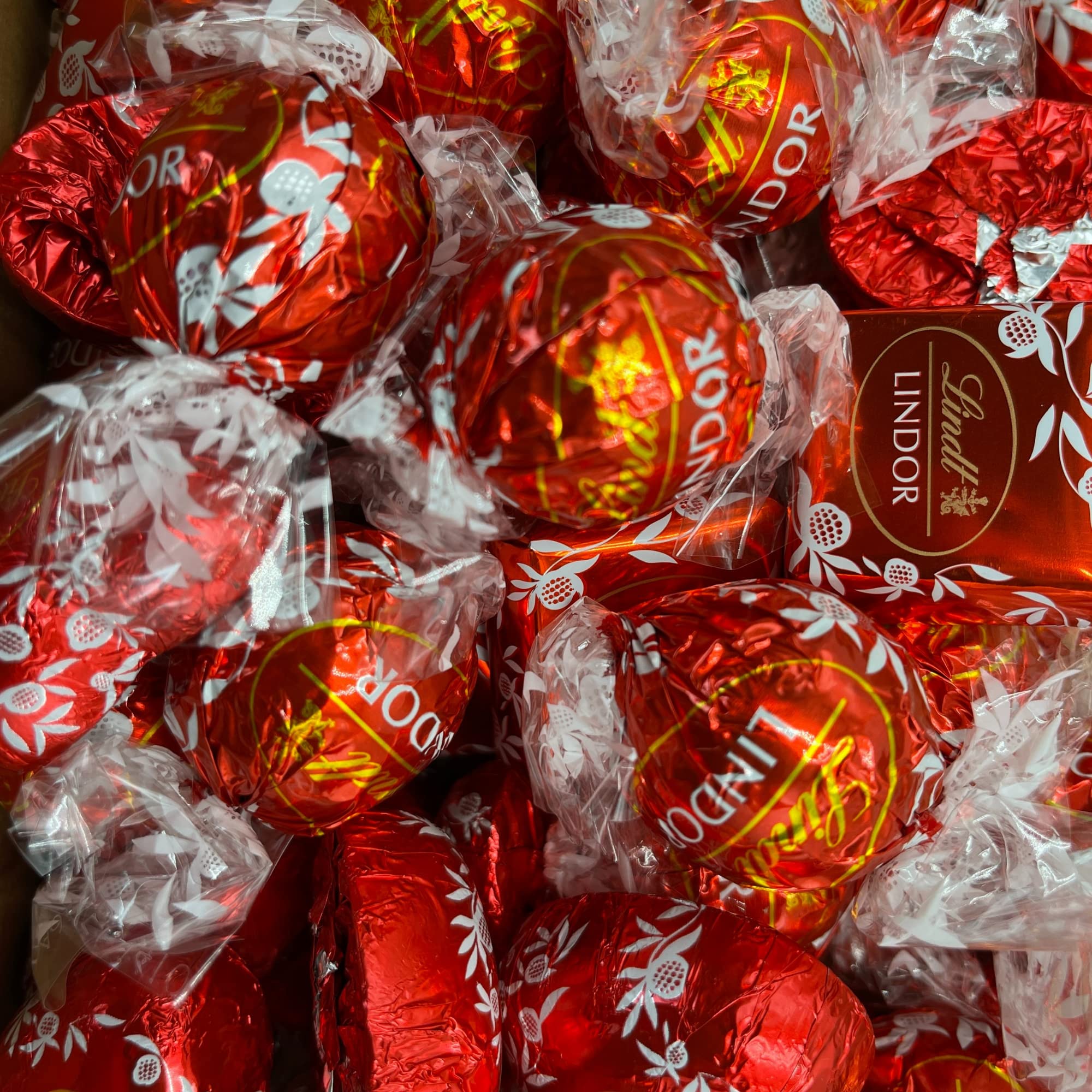 Buy Wedding Favours Chocolate Lindt Balls and Lindt Heart Shaped ...