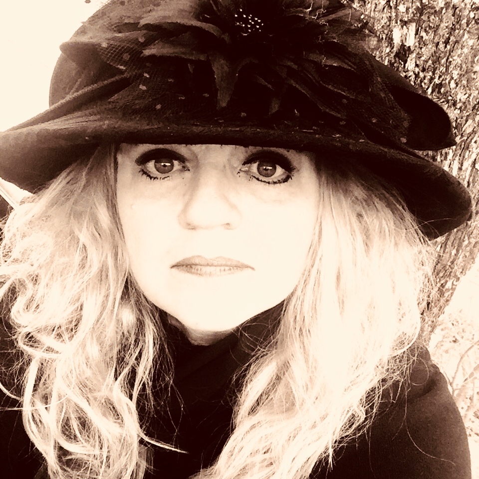 Amazon.com: Stephanie Waters: books, biography, latest update