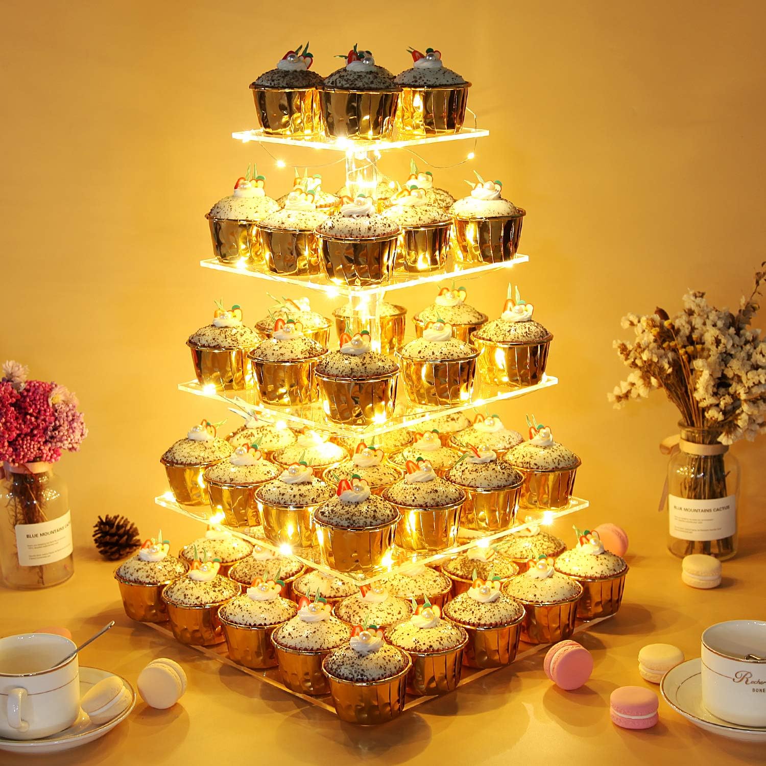 Cupcake tree wedding | Beachweddingtips.com