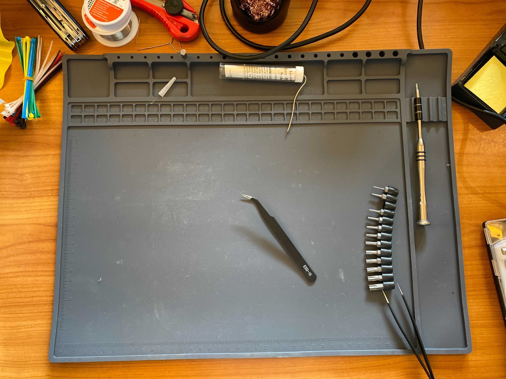 Premium Heat Resistant Anti Static Mat for Computer, Laptop, Cellphone ...