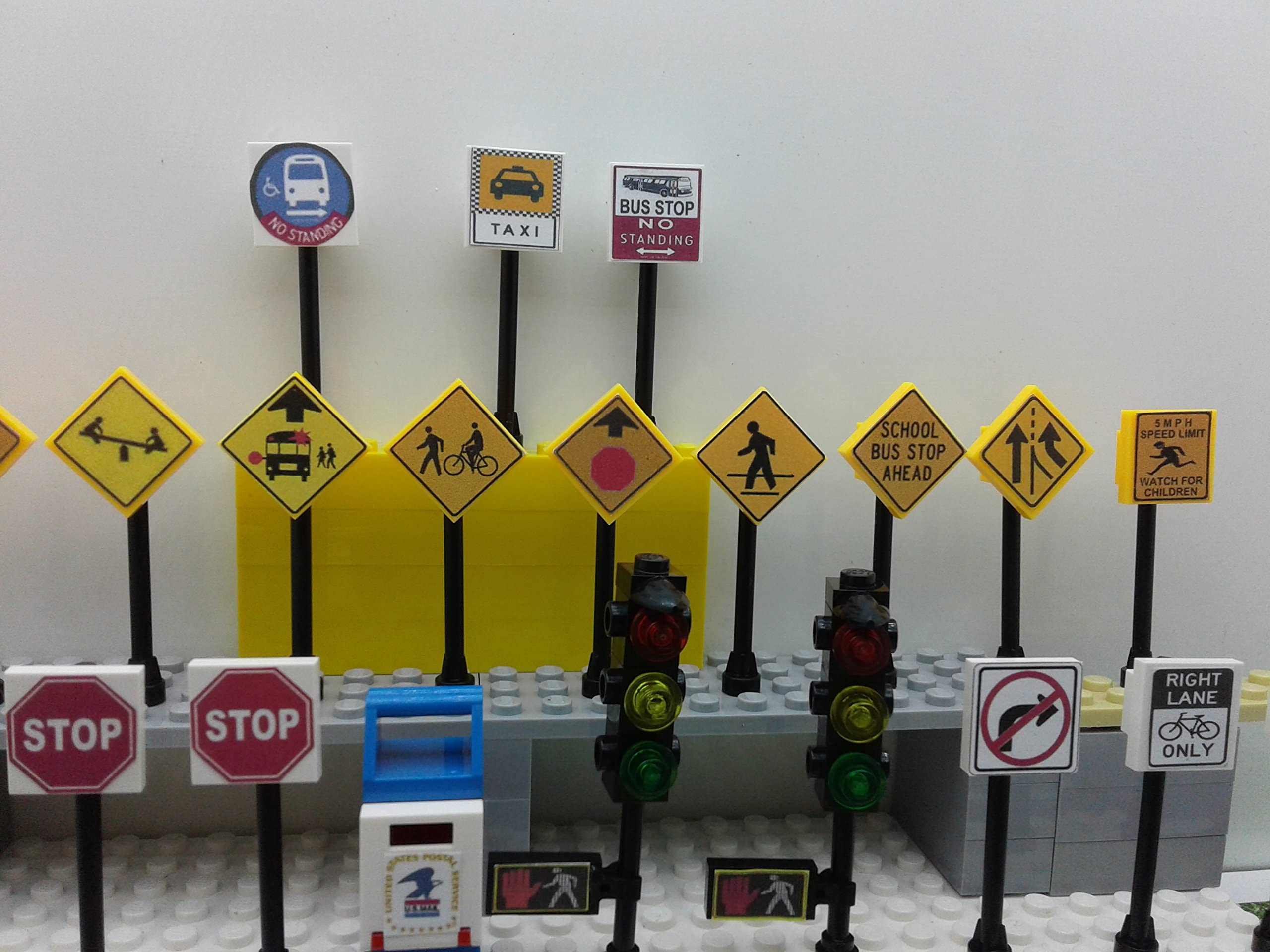 Custom Toys & Hobbies City/TOWN/VILLAGE/STREET 25 Play road signs POST ...