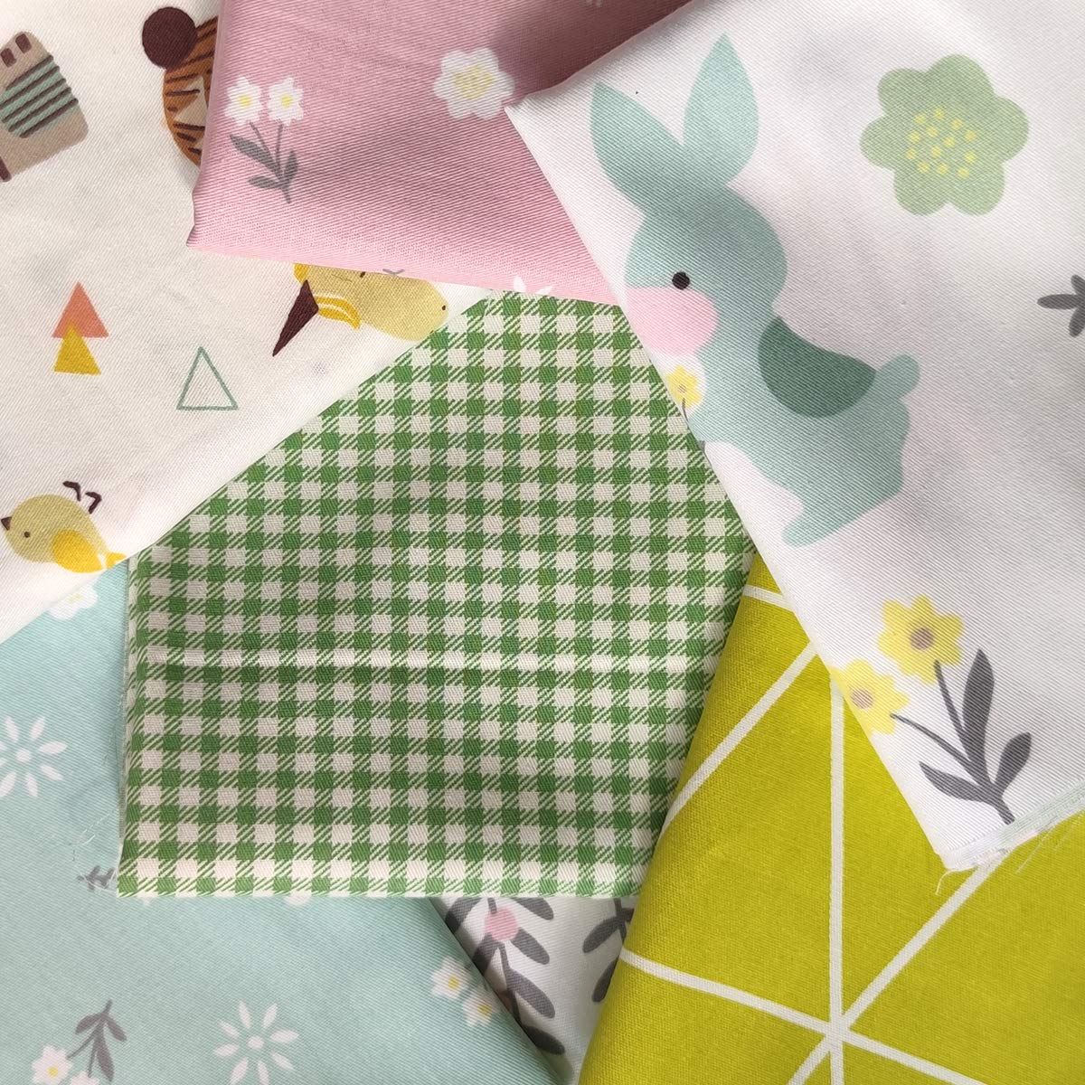 JSJSYO 7 Pieces 22 x 18 Inches Fabric Printed Bundle Squares Fabric ...