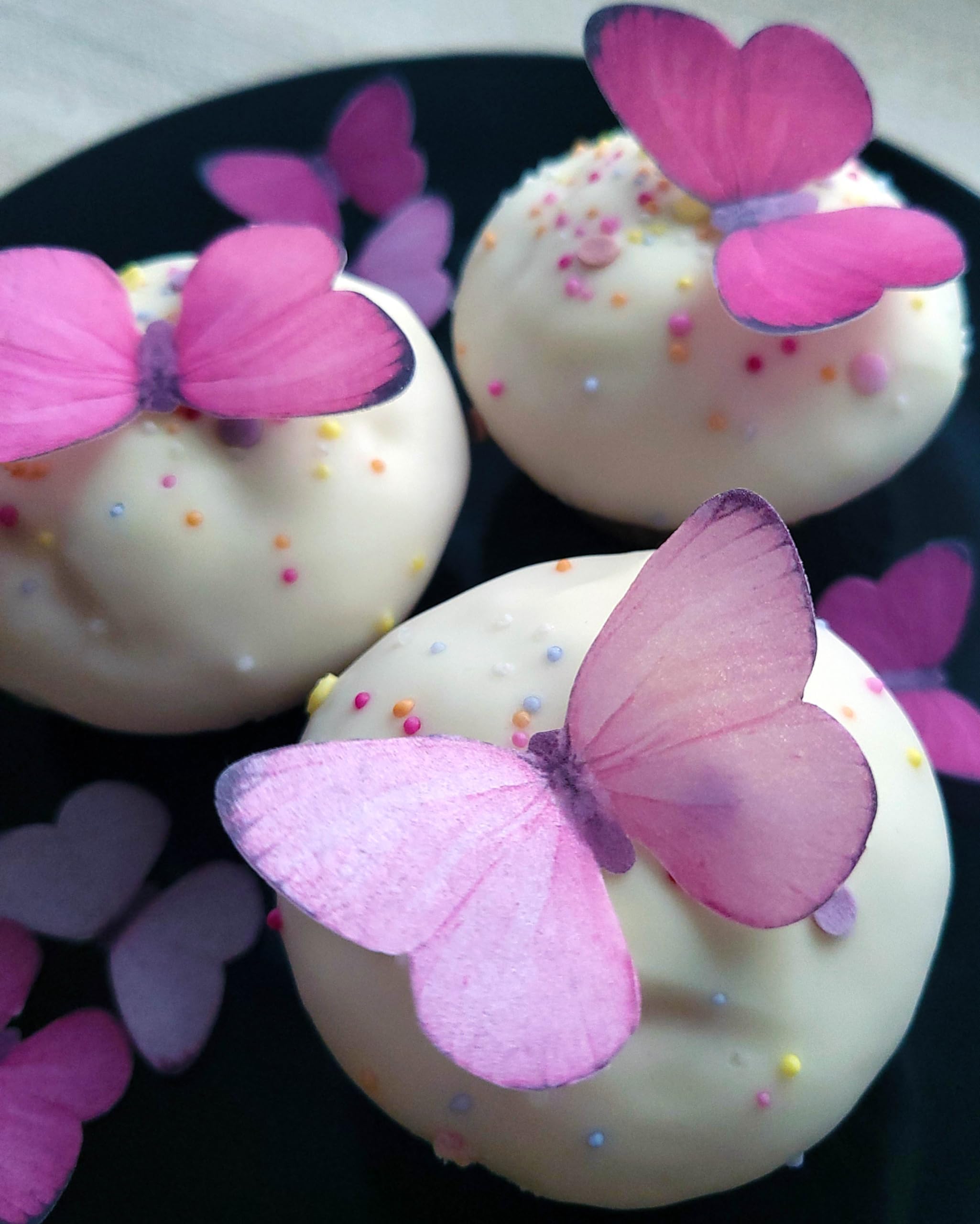 Cakeshop 12 x Pre-Cut Edible Butterfly Decorations Light Pink : Amazon ...