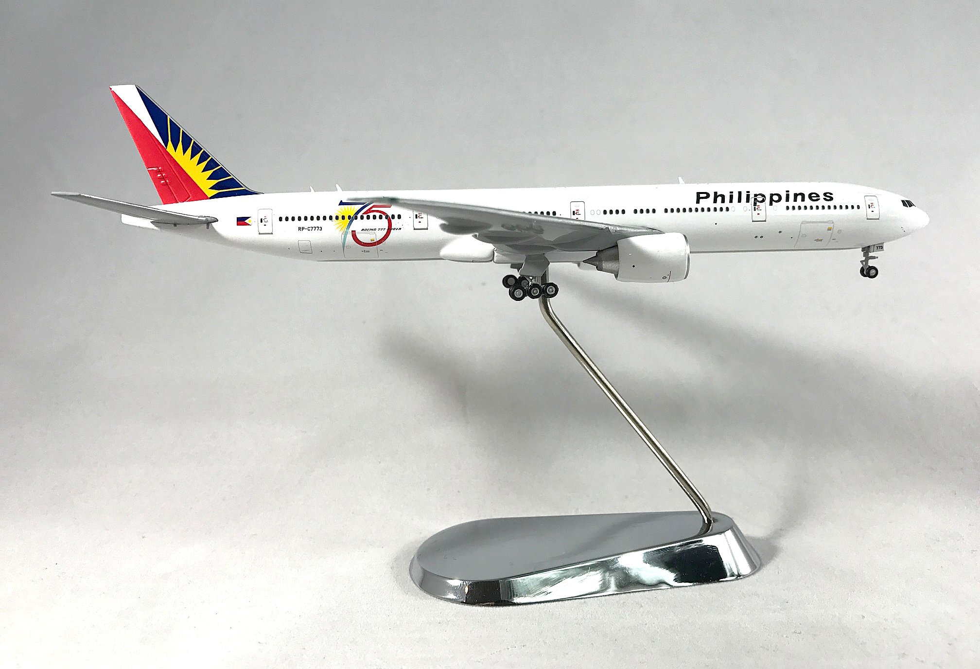 Buy GeminiJets Philippine Airlines 75th Anniversary With Tow Tractor ...