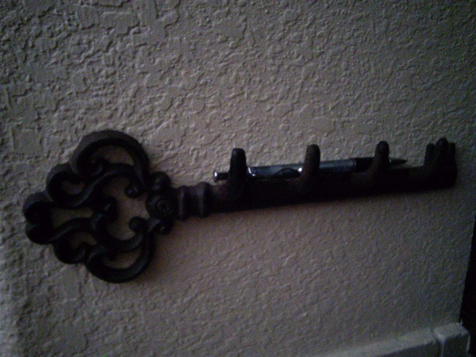 Amazon.com : Esschert Design USA LH149 Cast Iron Key Hanger : Yard ...