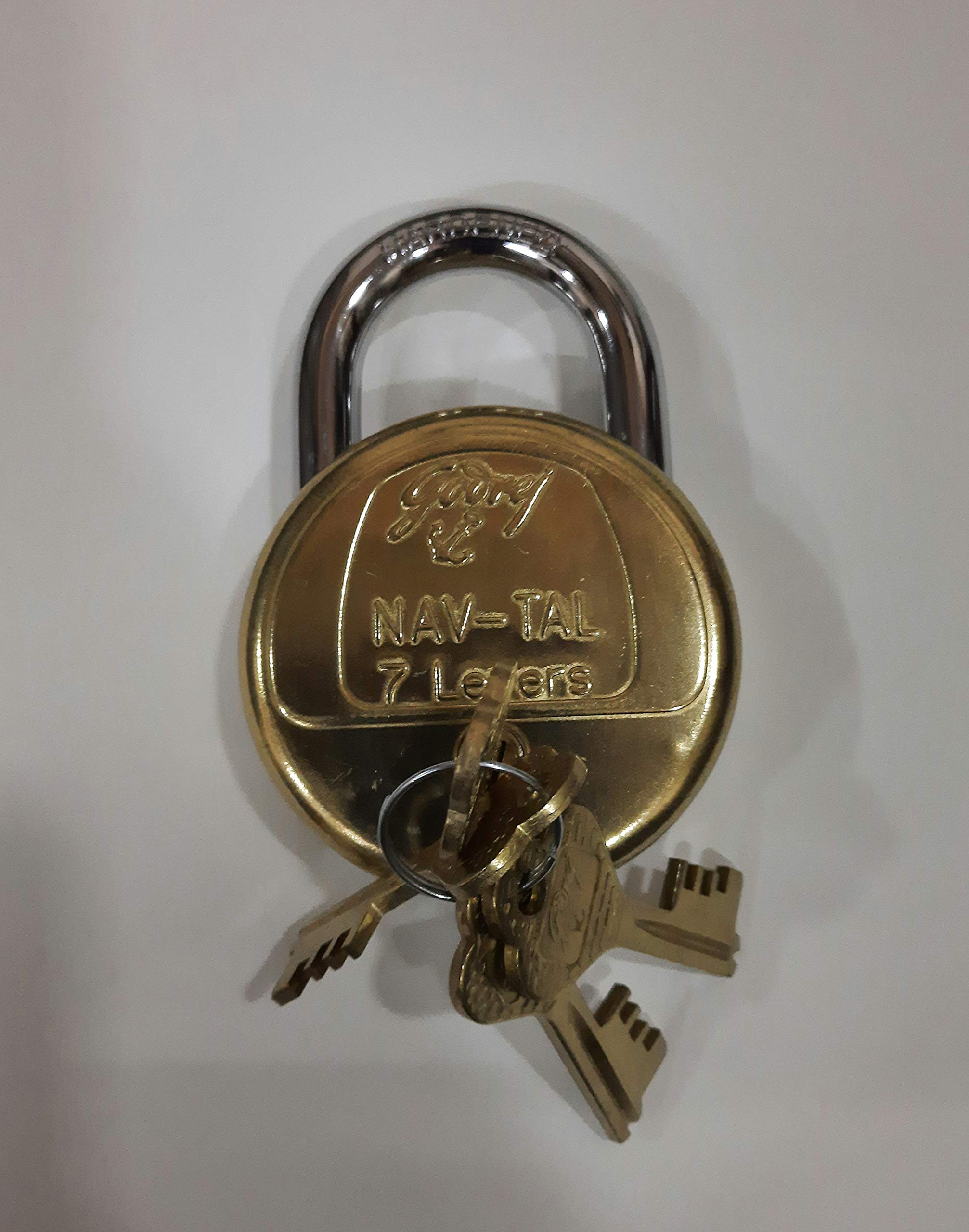 Godrej Locks NAV-TAL 7 Levers Deluxe Hardened Brass Lock with 4 Keys ...