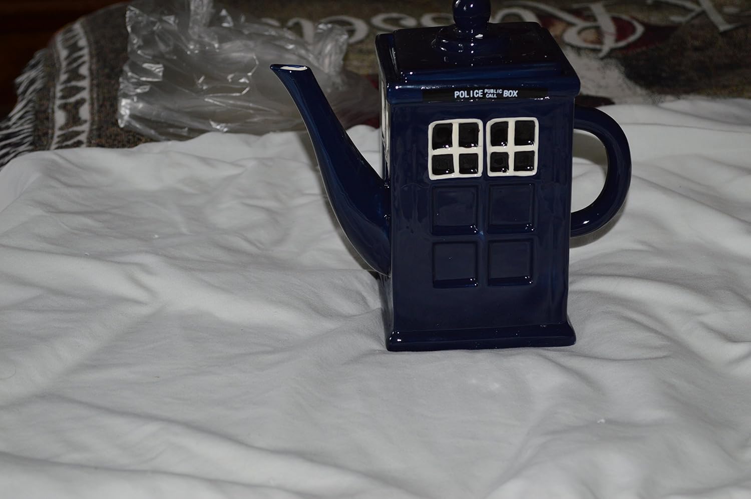 Amazon.com: Puckator LON56 Police Teapot 15 x 20 x 25 cm, Ceramic ...