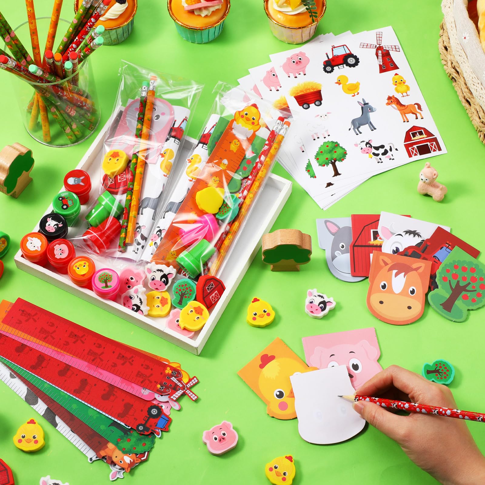 Snapklik.com : 168 Pcs Farm Animals Stationery Favors Barnyard Theme ...
