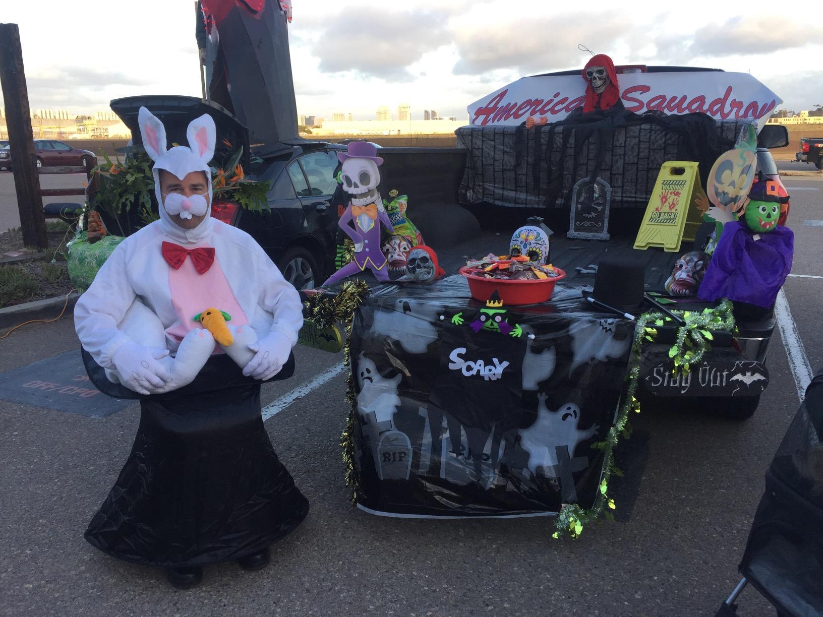 Amazon.com: Forum Novelties Men's Magic Hat Rabbit Costume, White/Black ...