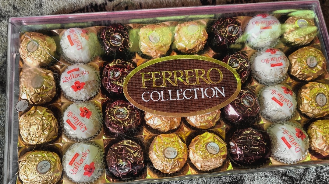Ferrero Collection-Assorted Chocolates (Imported)-32 Pieces, 360 Grams ...