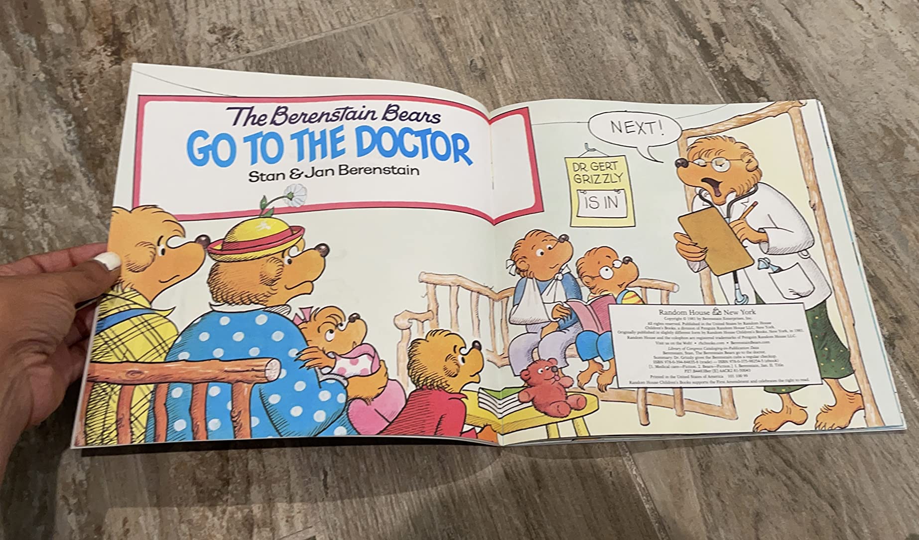 The Berenstain Bears Go to the Doctor: Stan Berenstain: 9781442060975 ...