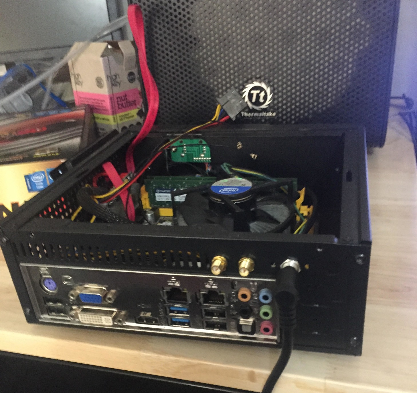 Amazon.com: Goodisory MX01 SECC 無風扇迷你 ITX HTPC 機箱,附 3.5 英吋(約 8.9 公分)硬碟托 ...