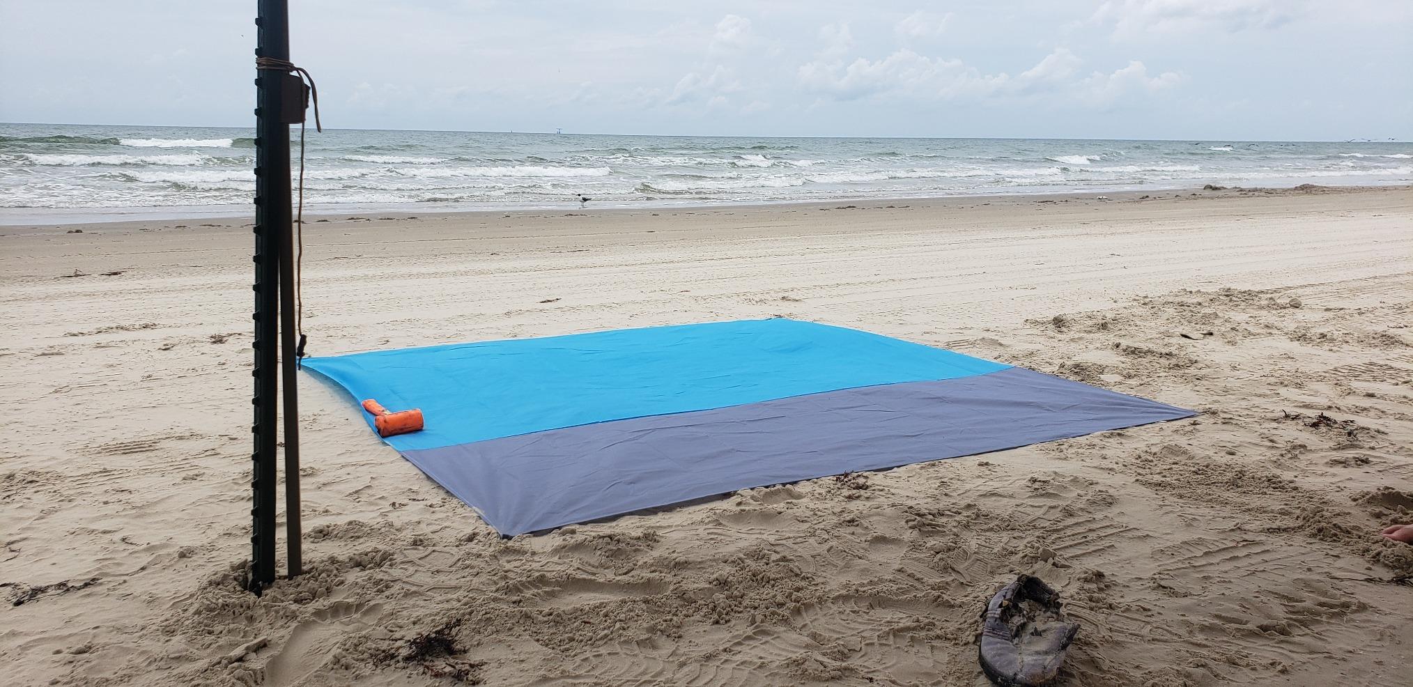 Amazon.com: Sand Free Beach Blanket 83" x 79", Large Oversized ...